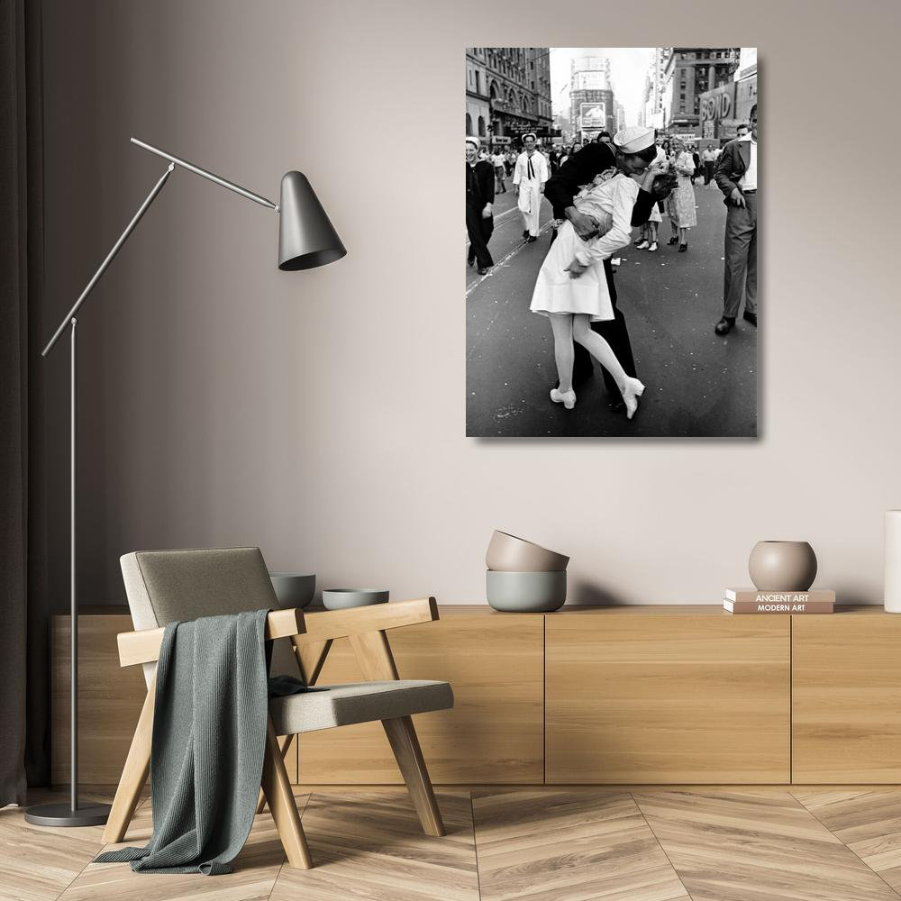 Alcott Hill® Kissing on VJ Day - Times Square - August 14th, 1945 | Wayfair