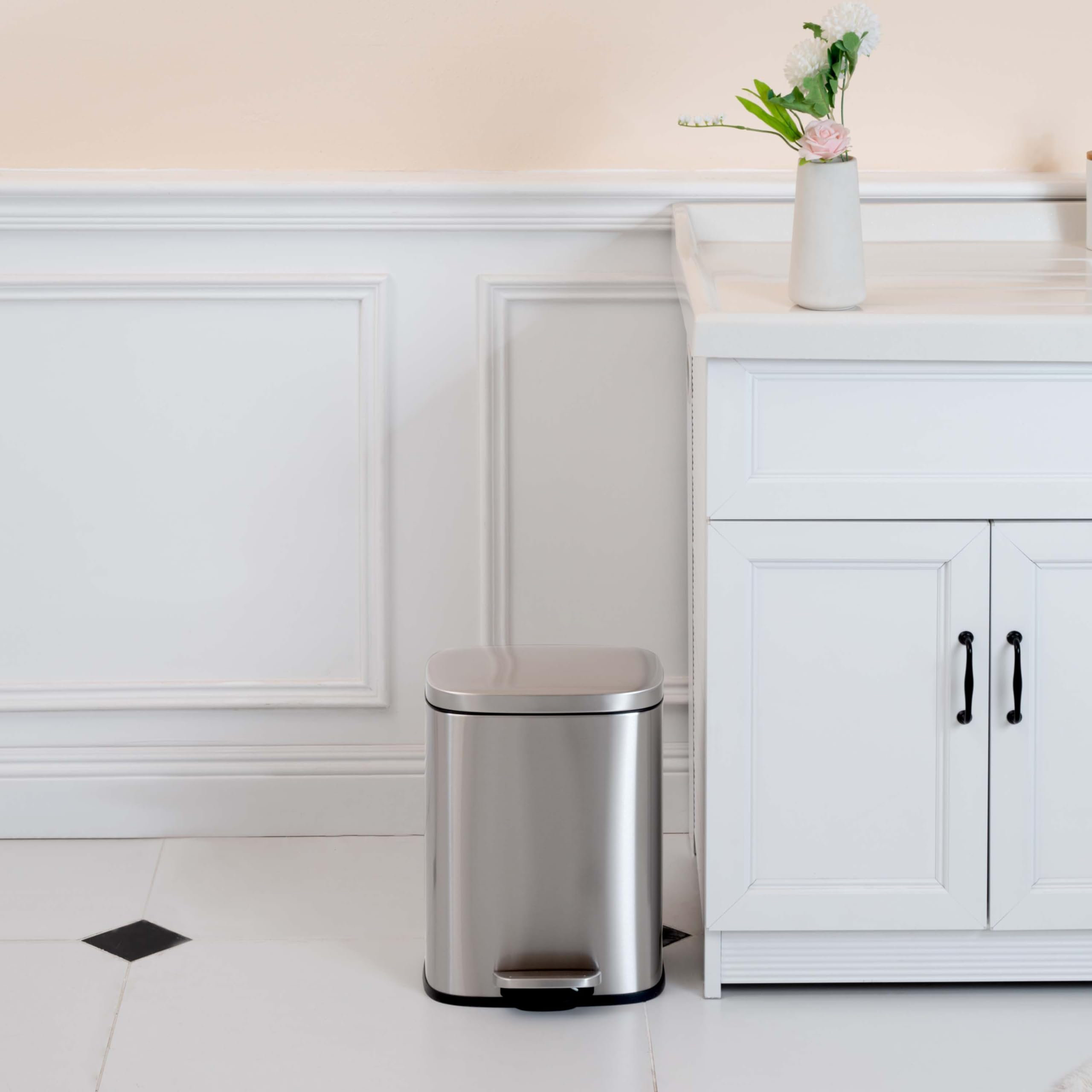 PSA LABORATORY FURNITURE LLC Stainless Steel Step On Trash Can - 3.1 ...