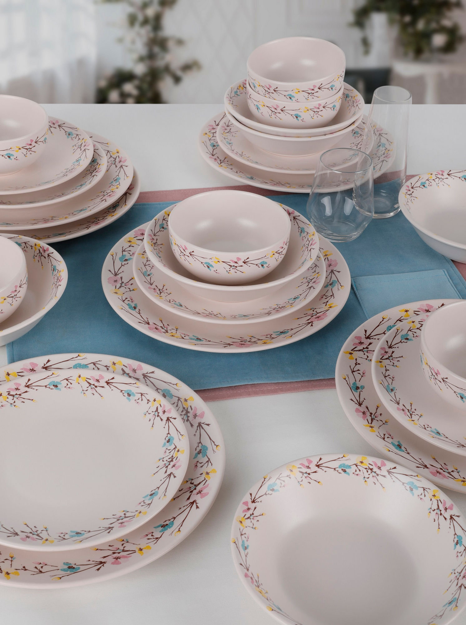 East Urban Home Lindstrom 24 Piece Dinnerware Set, Service for 6 | Wayfair