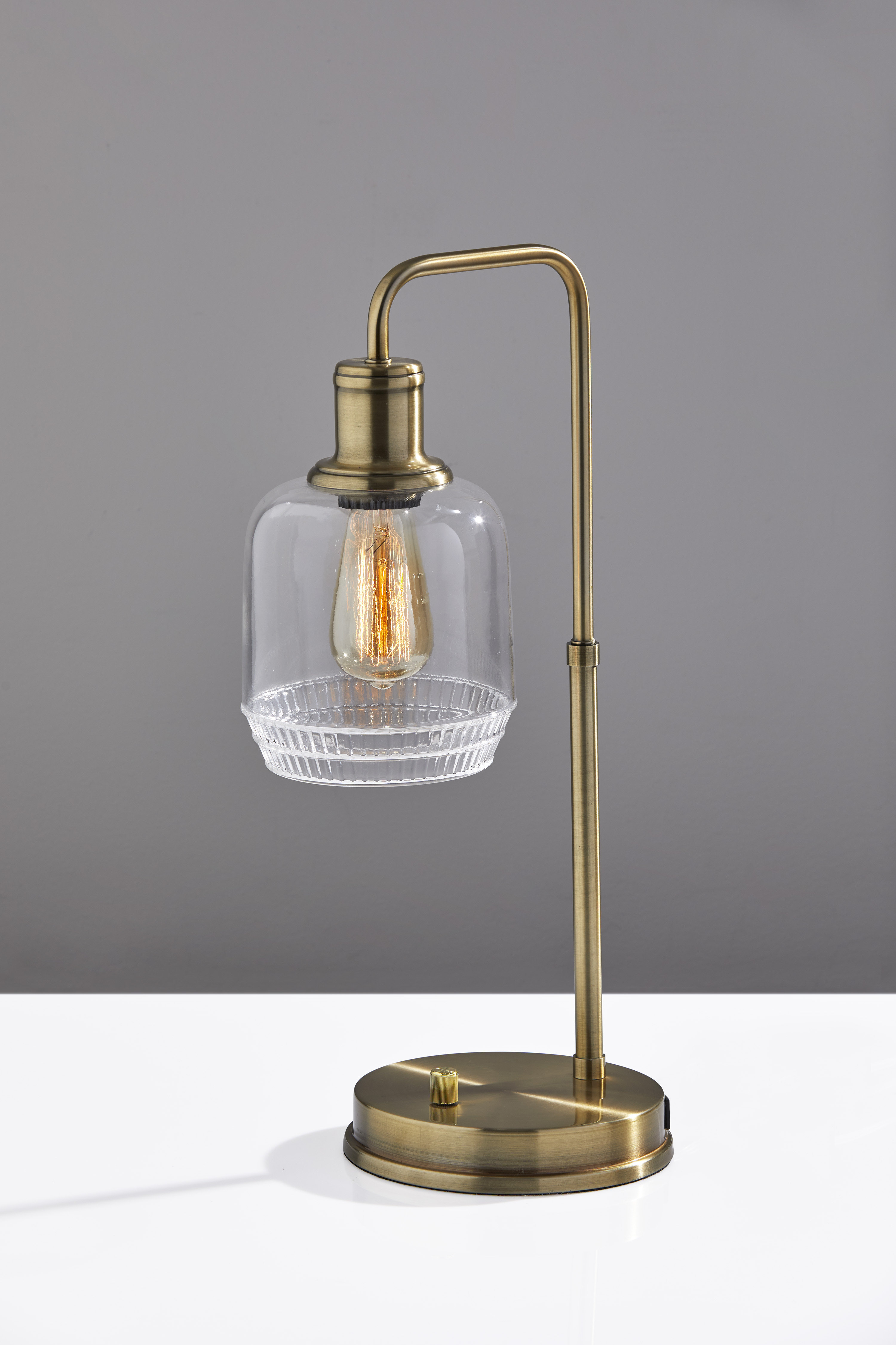 Trent Austin Design Quiroga 20.5" Brass Desk Lamp with USB & Reviews ...