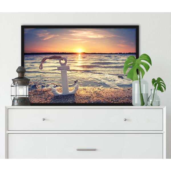 Küstenhaus Gerahmtes Poster Anker am Ostseestrand im Sonnenuntergang ...