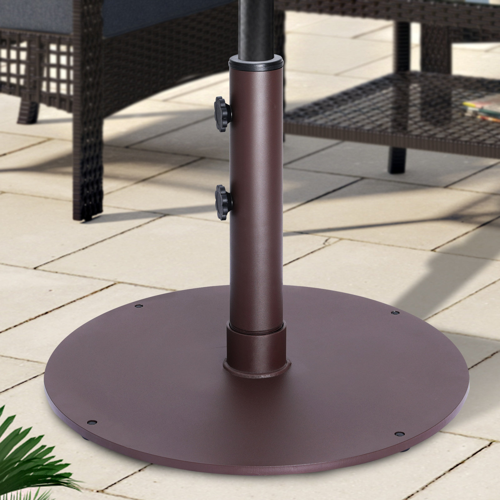 Arlmont & Co. Richia 33 Lb. Base de parasol autoportante en acier et ...