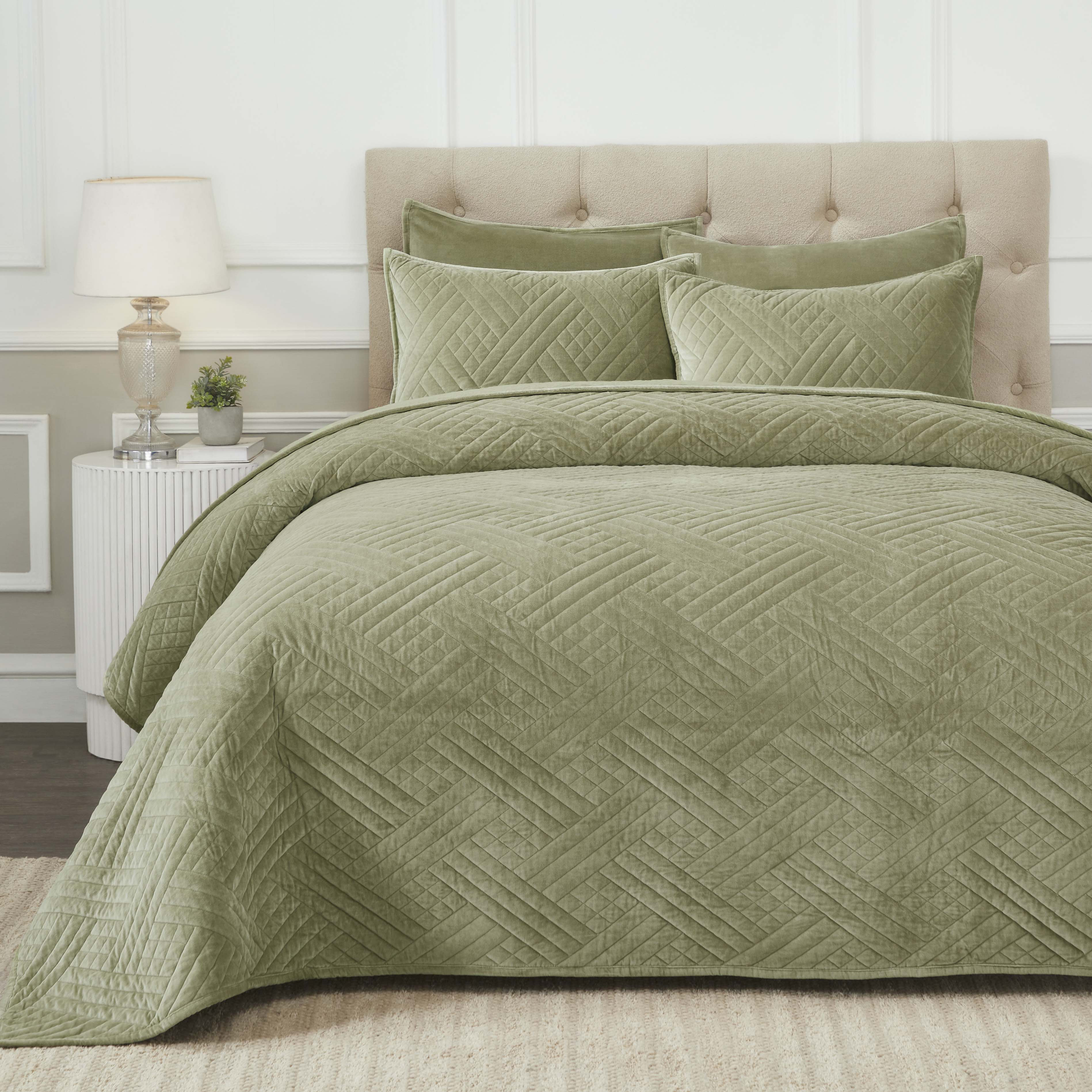 Superior Karina Cotton Velvet Lightweight Quilt And Pillow Sham Set ...