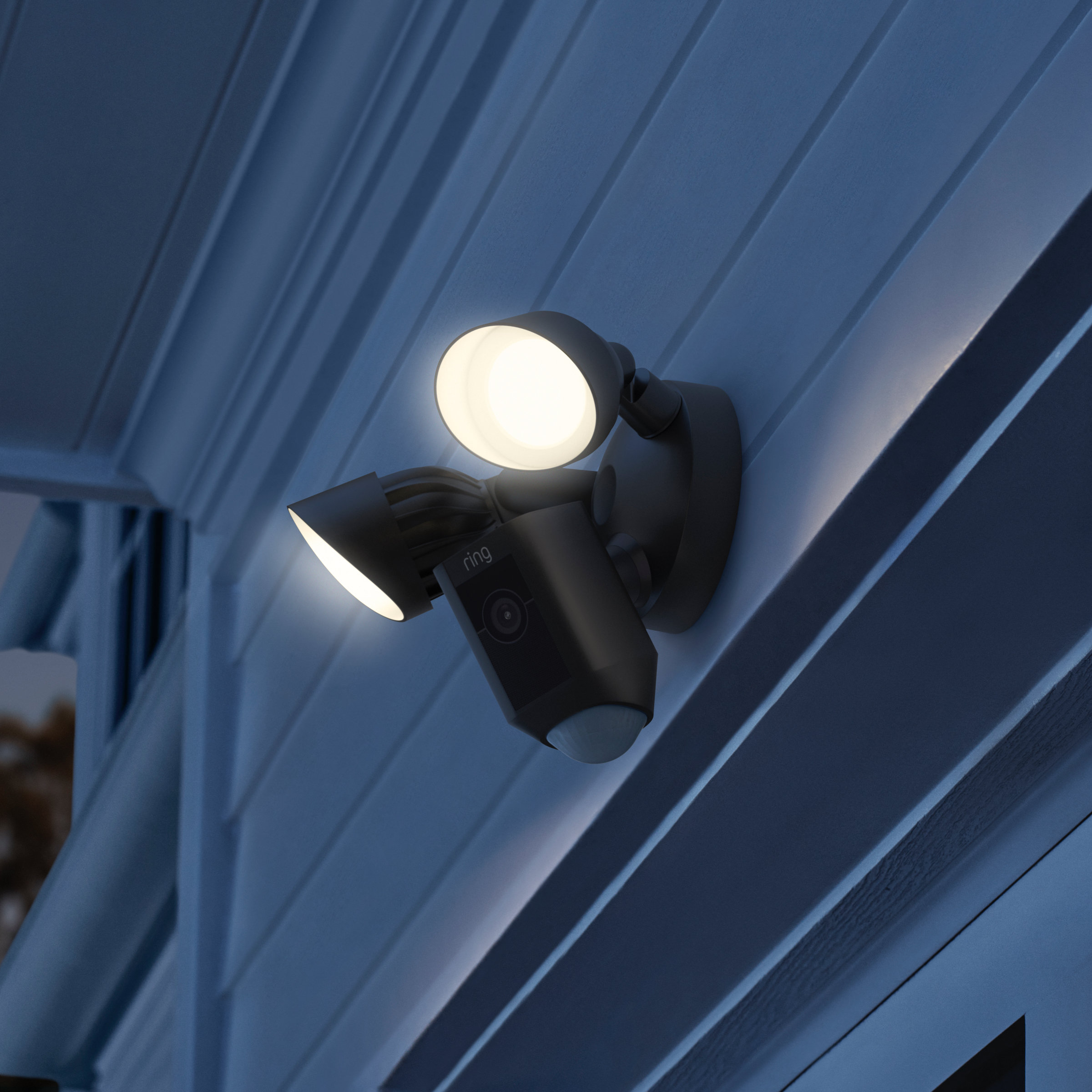 Ring 125 W LED Video Enabled Dusk to Dawn Outdoor Security Flood Light ...