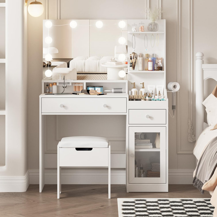 17 Stories Jonuz Vanity & Reviews | Wayfair