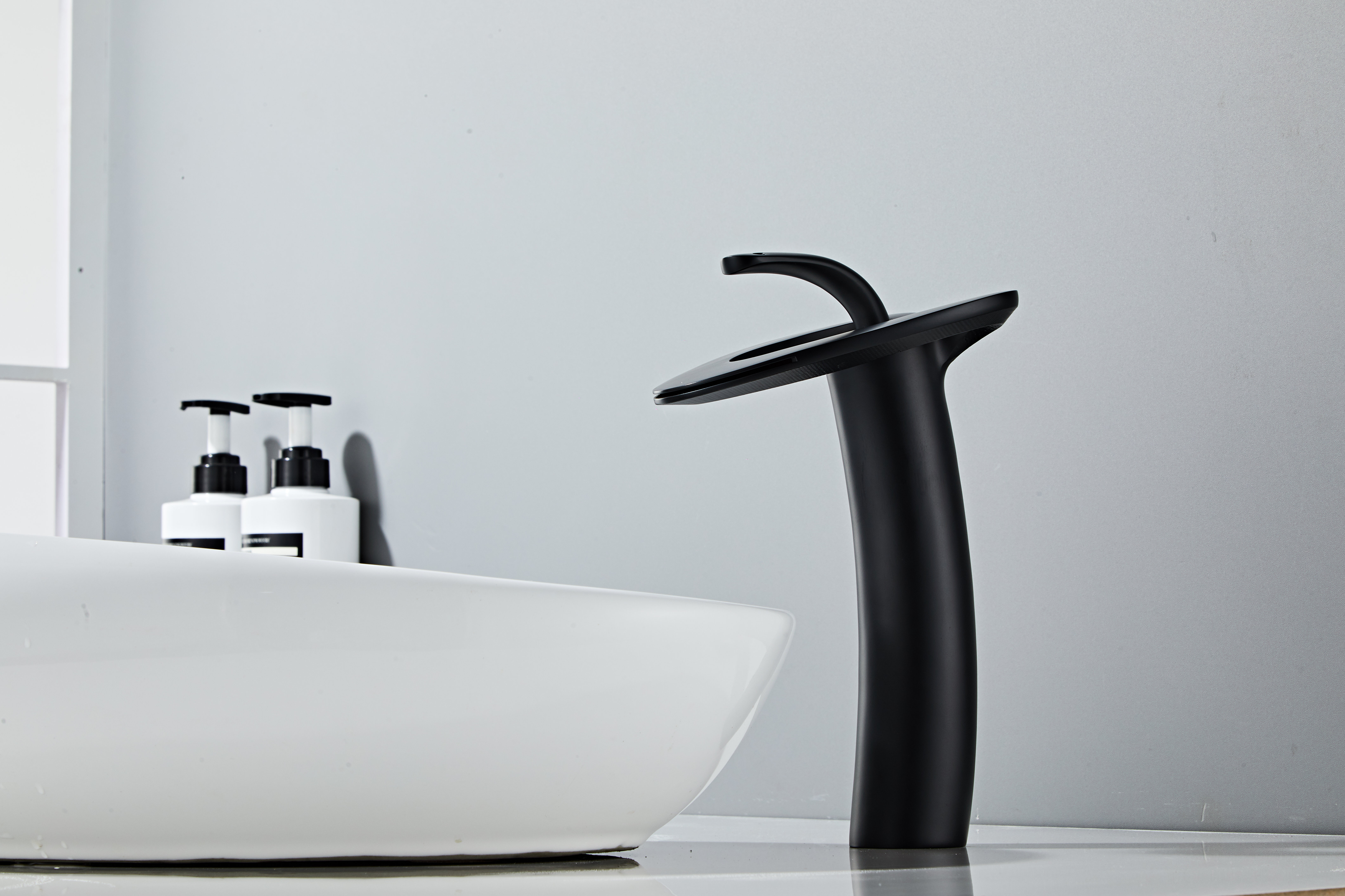 Wovier Single Hole Faucet Single-handle Love Shape Bathroom Faucet With ...