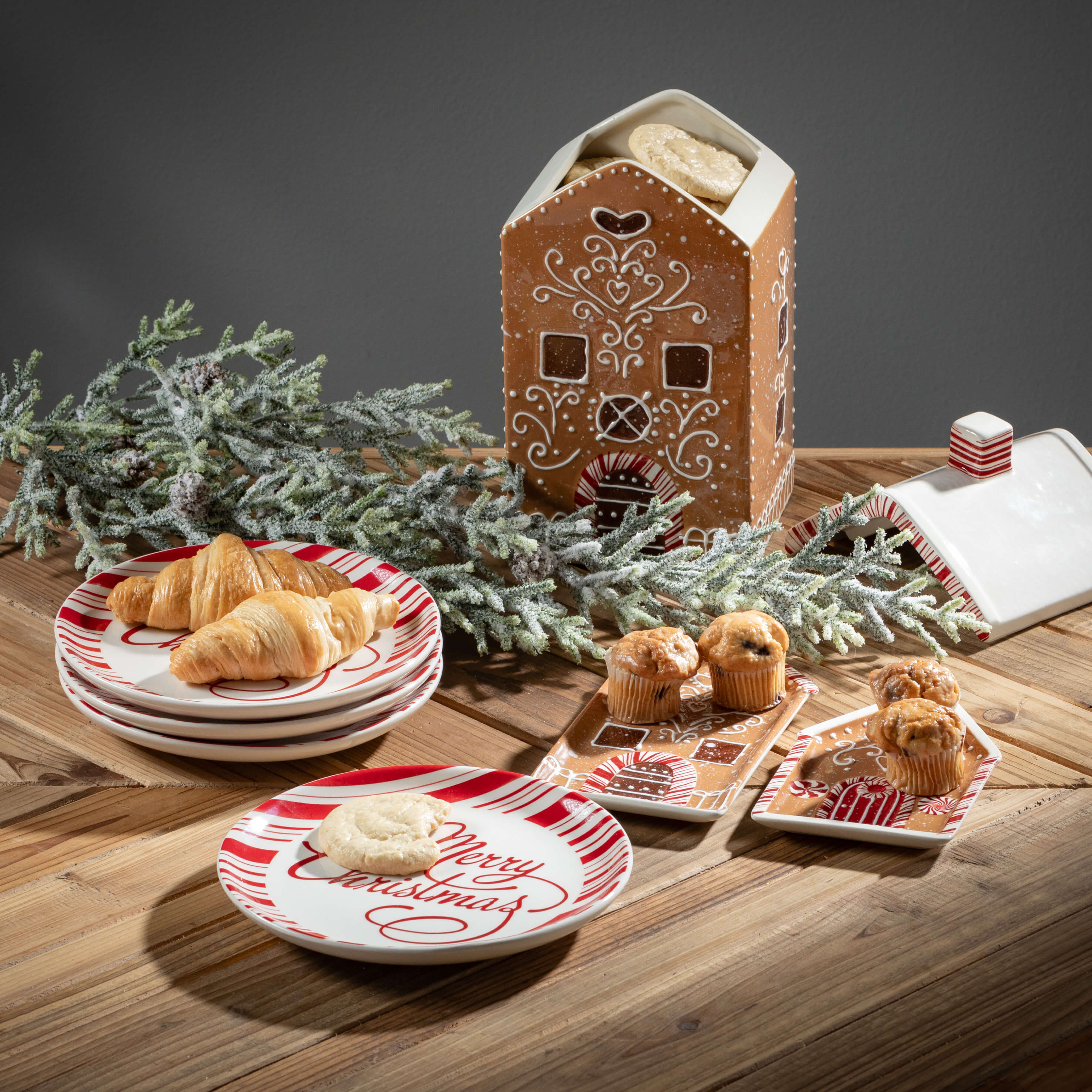 Clover Lane 7" & 8" Christmas Gingerbread House Serving Tray Set of 2 ...