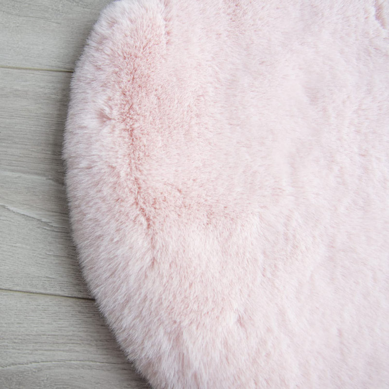 Mercer41 Taishon Faux Fur Solid Color Rug & Reviews | Wayfair