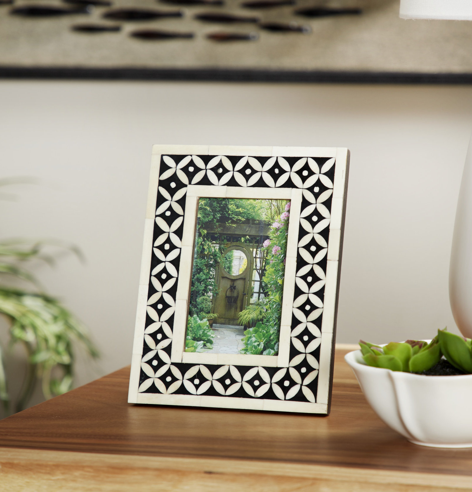 Dakota Fields Moana Resin and Bone Quatrefoil Rectangular Picture Frame ...