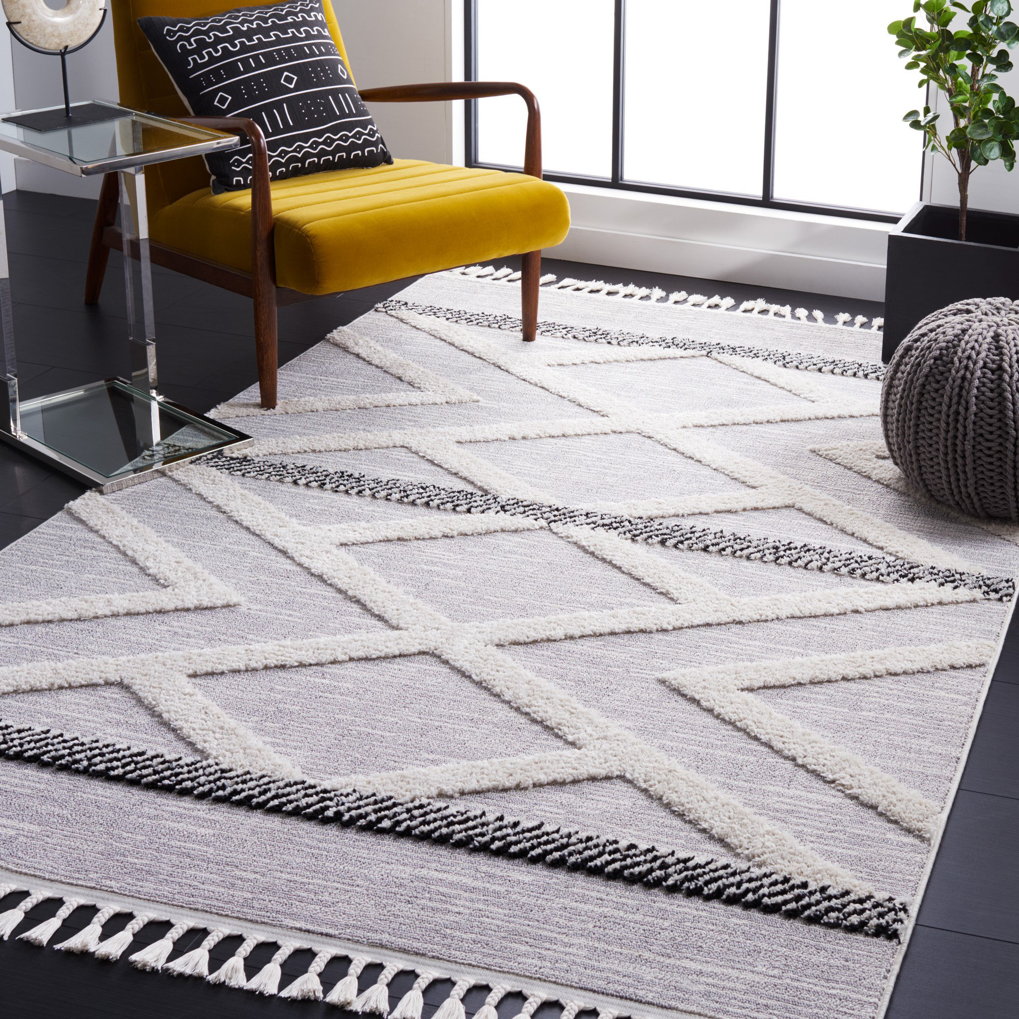 Foundry Select Shiflet Geometric Grey/Ivory Area Rug - Wayfair Canada