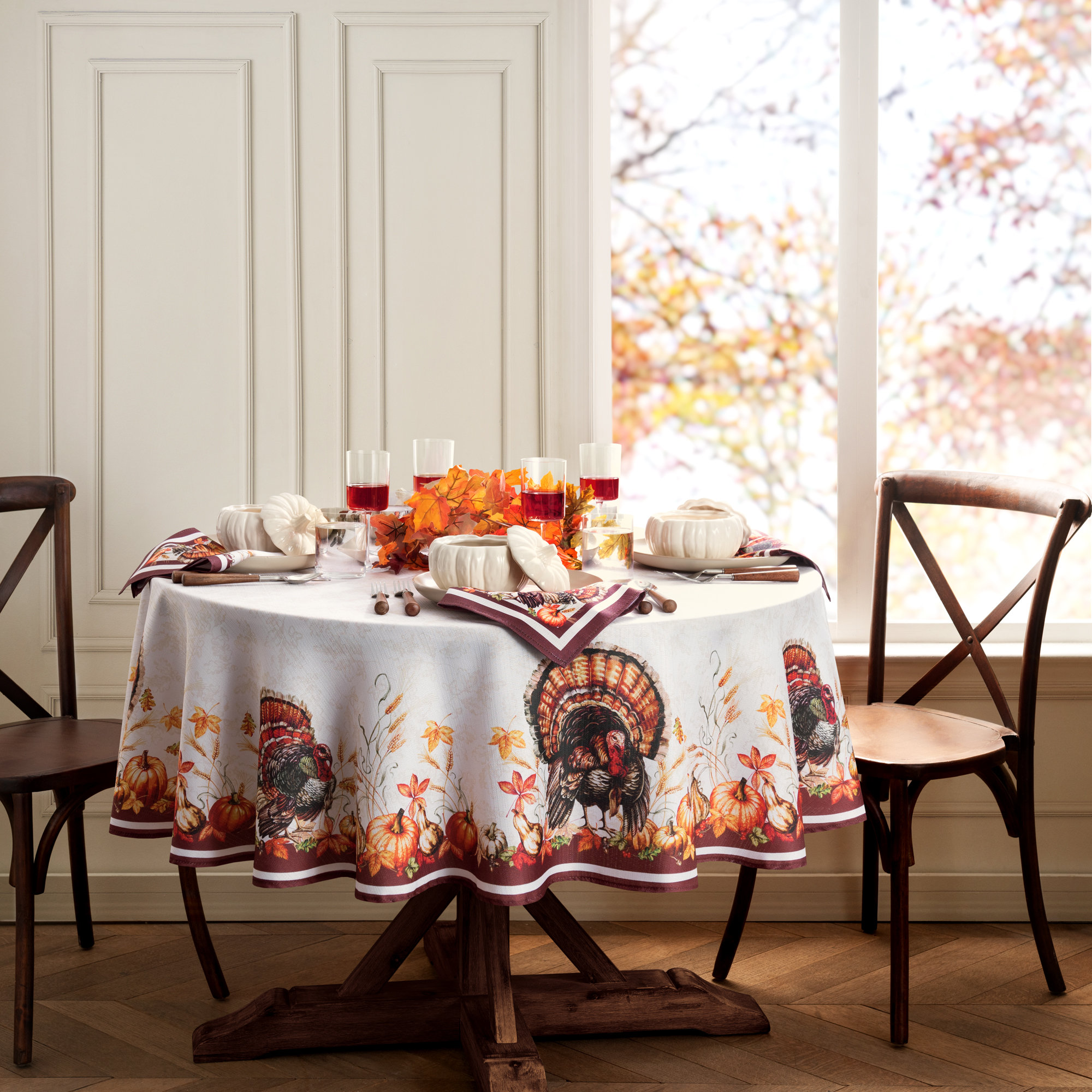 The Holiday Aisle® Goldene Turkey Thanksgiving Polyester Tablecloth ...