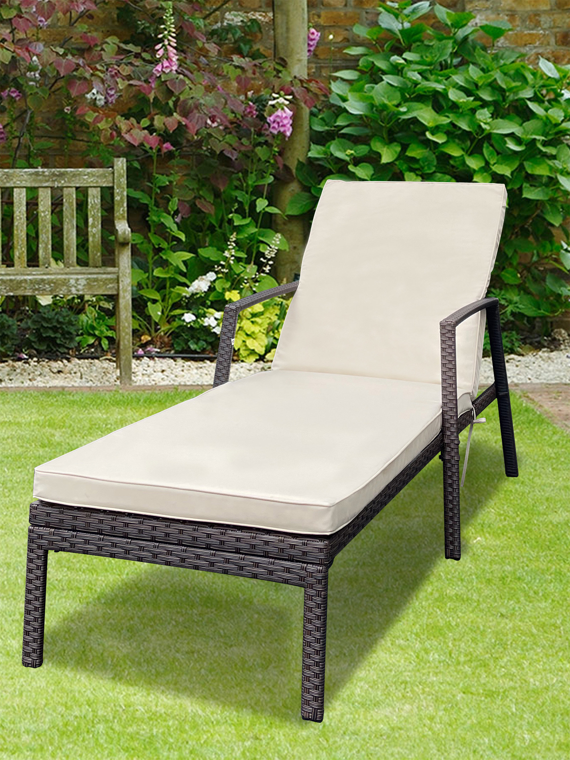 Ebern Designs Outdoor Patio Lounge Chairs Rattan Wicker Patio Chaise ...