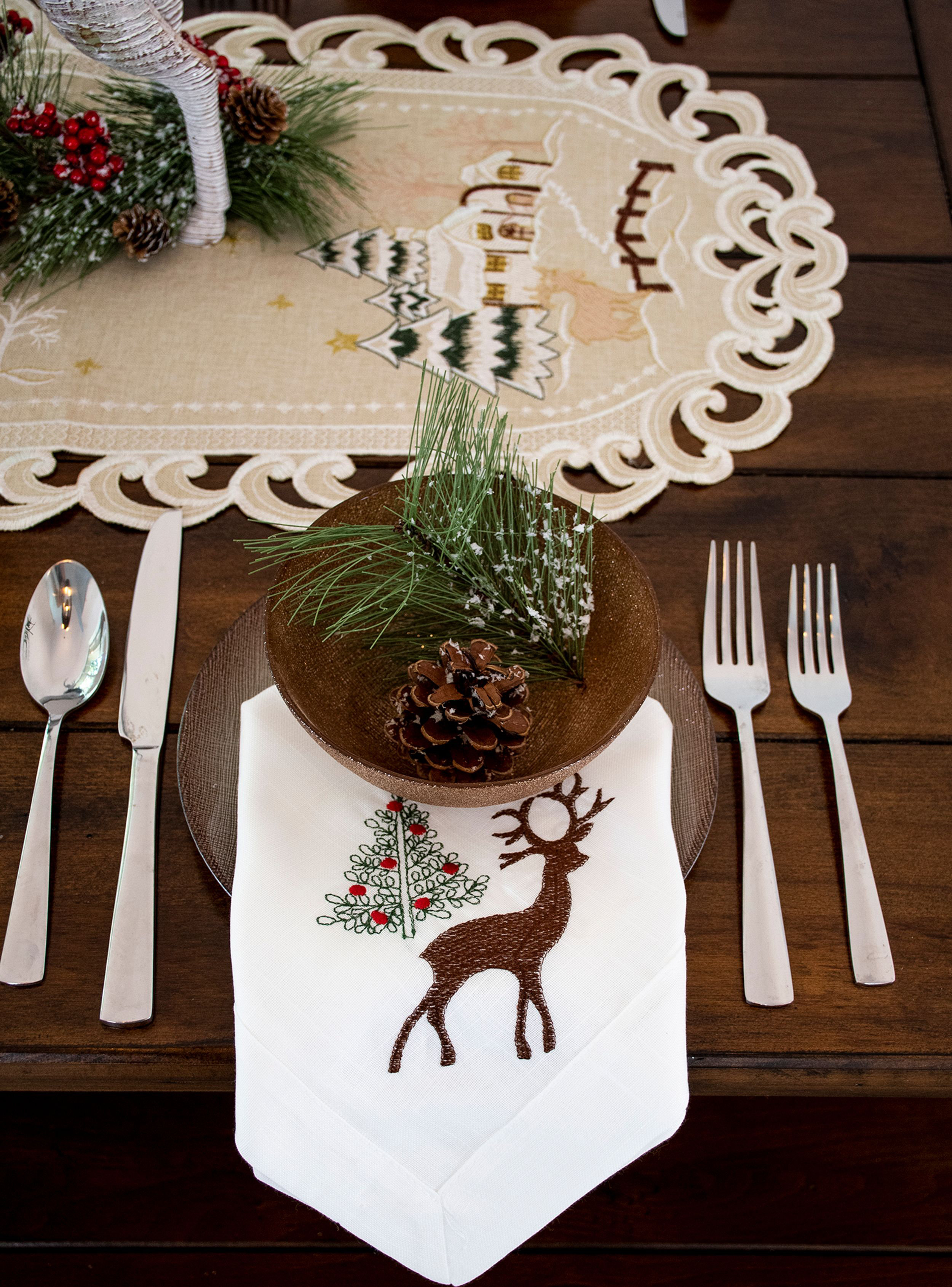 The Holiday Aisle® Bonomo Embroidered Reindeer Scene Napkins (19" x 19 ...