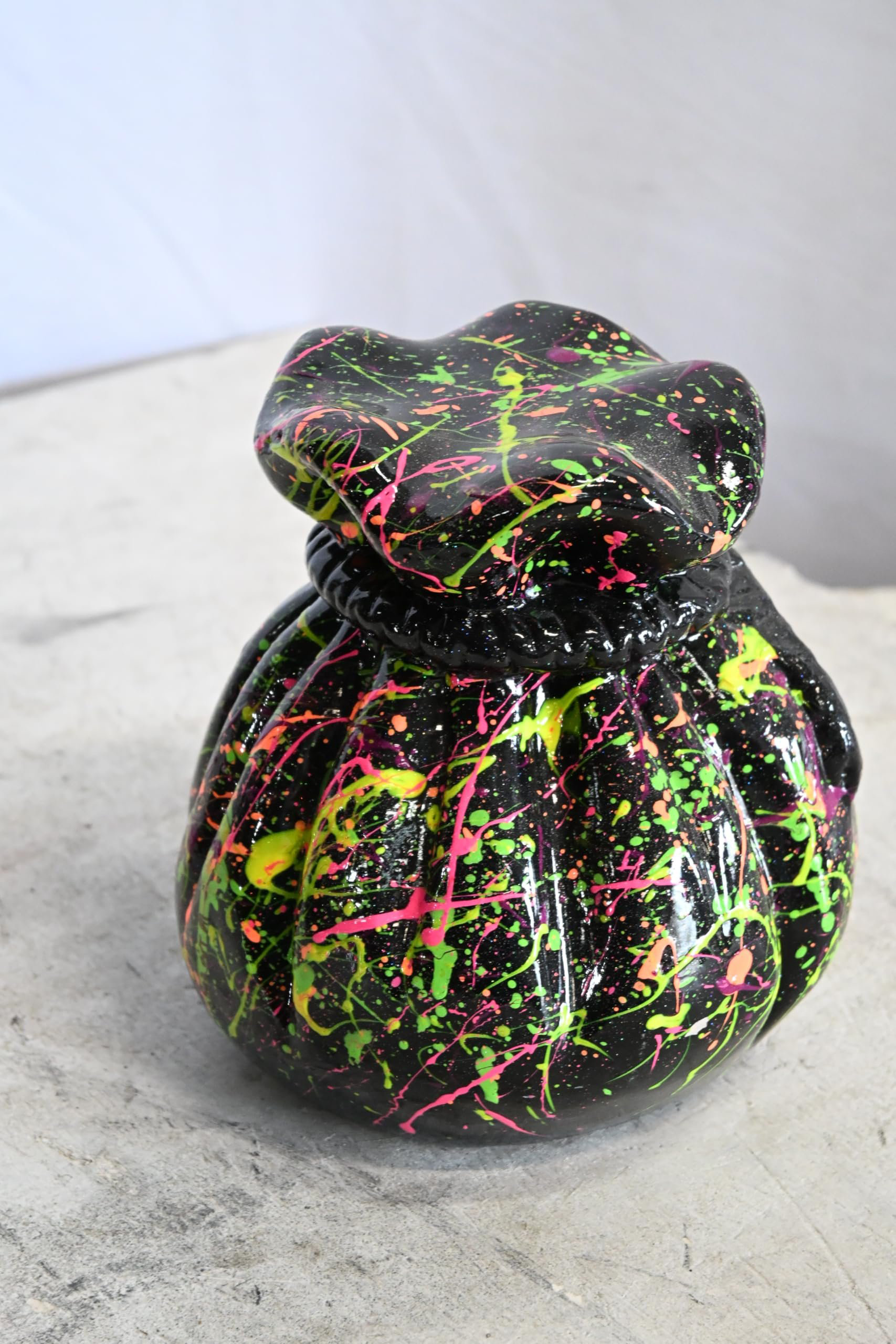 Red Barrel Studio® Money Bag Ceramic Figurine Dollar Sign Andres Mendez ...