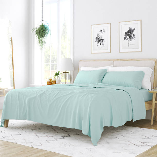 Wade Logan® Belo Upholstered Platform Bed & Reviews | Wayfair