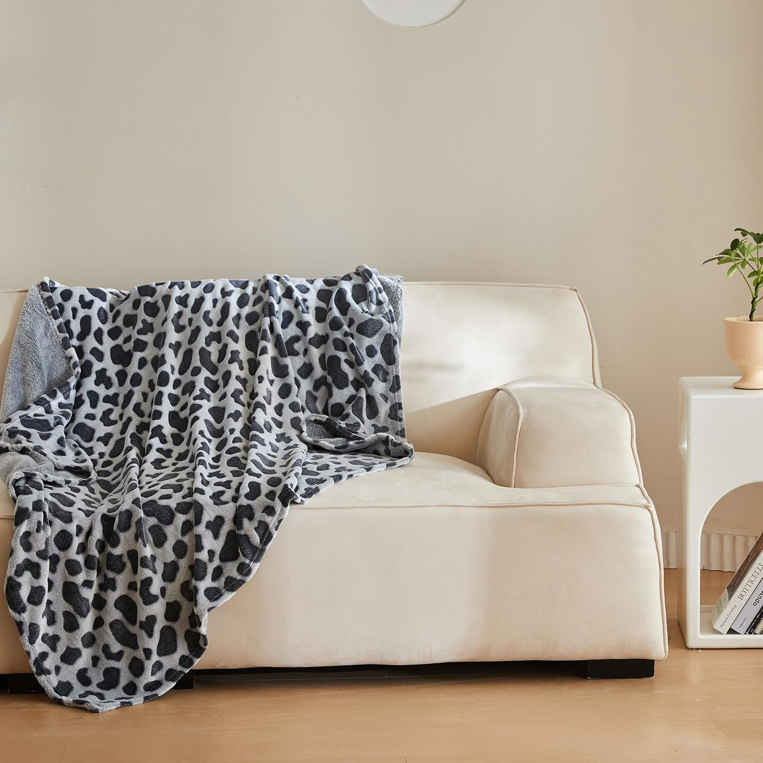 Simple&Opulence Throw Blanket For Couch-Super Soft Fluffy Blankets For ...