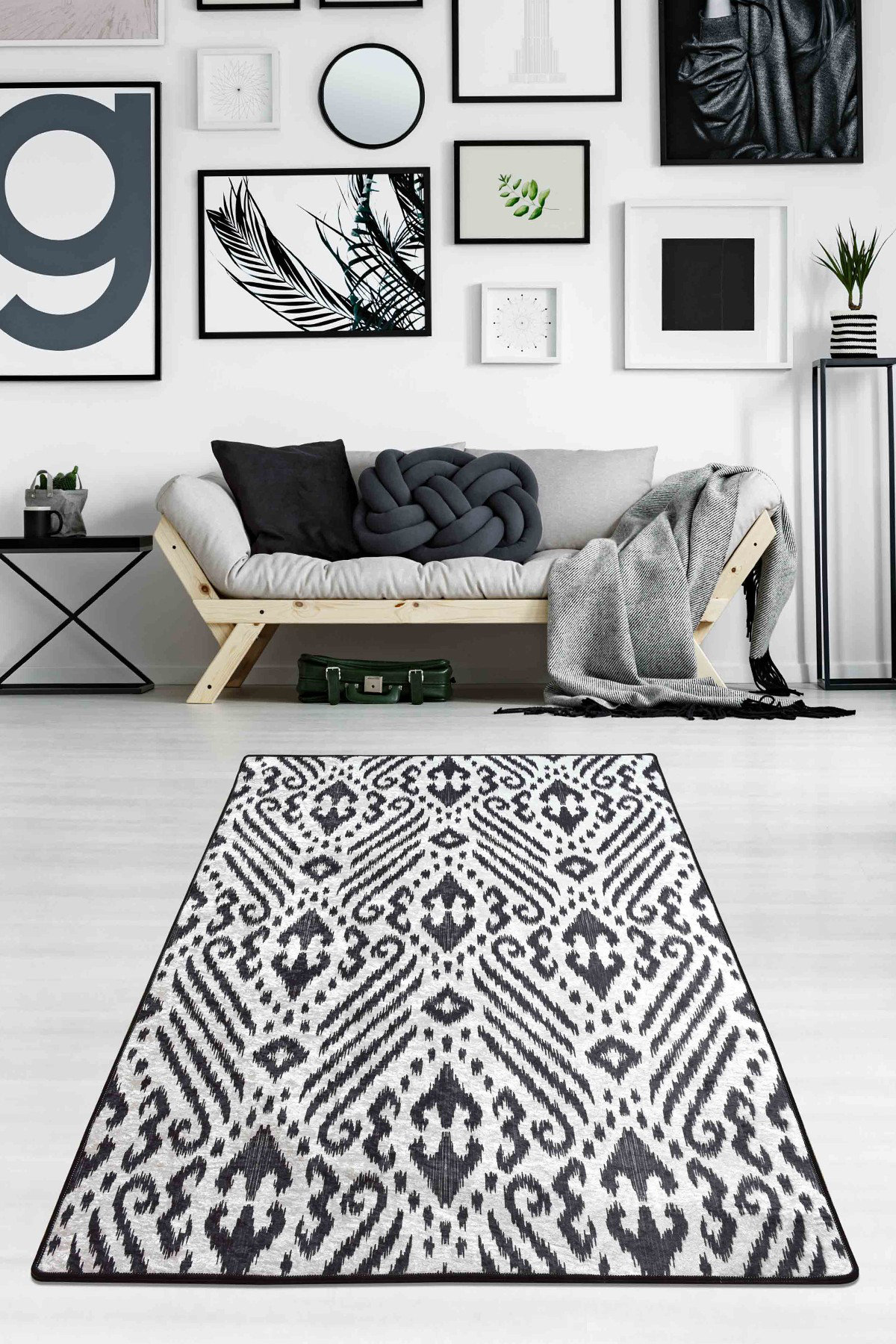 East Urban Home Egerton Ikat Machine Made Flatweave Polyester/Velvet ...