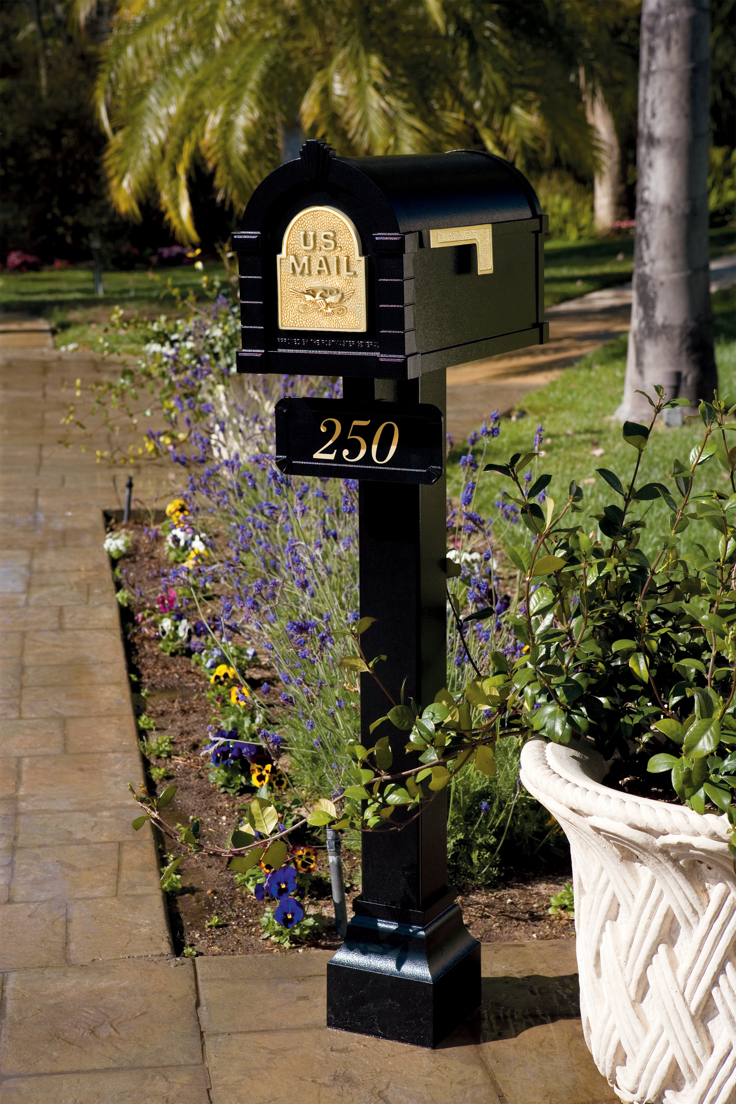 Gaines Manufacturing, Inc Keystone Standard Post and Mailbox Package ...