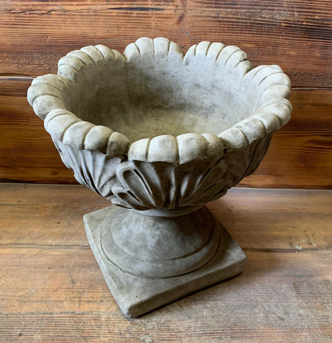 Marlow Home Co. Reo Stone Garden Traditional Urn Vase Plant Pot Garden ...
