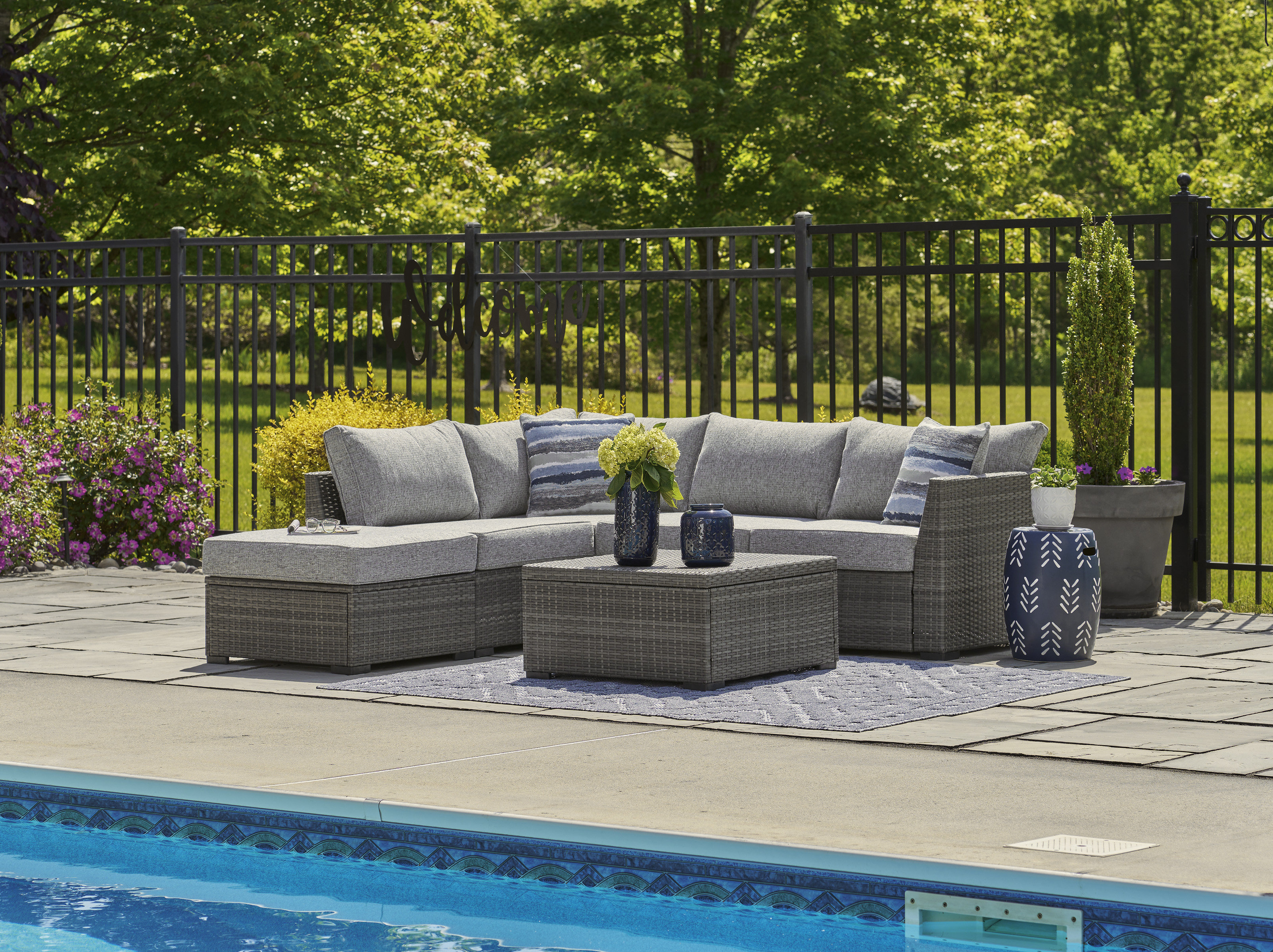 Signature Design by Ashley Petal Road Wicker 5 - Person Outdoor Seating ...