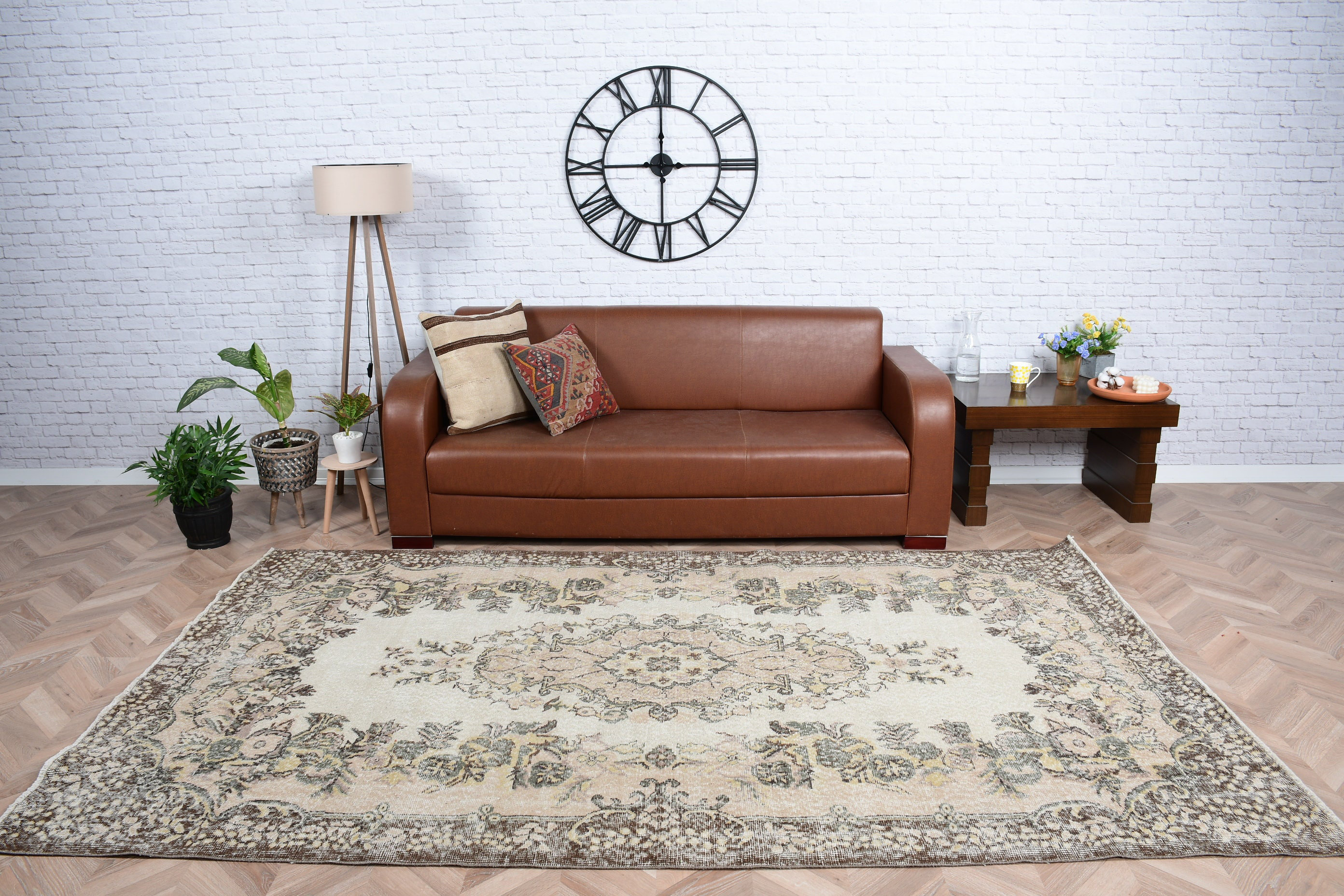 Bungalow Rose Classic Floral Design Large Area Rug in Beige Ideal for ...
