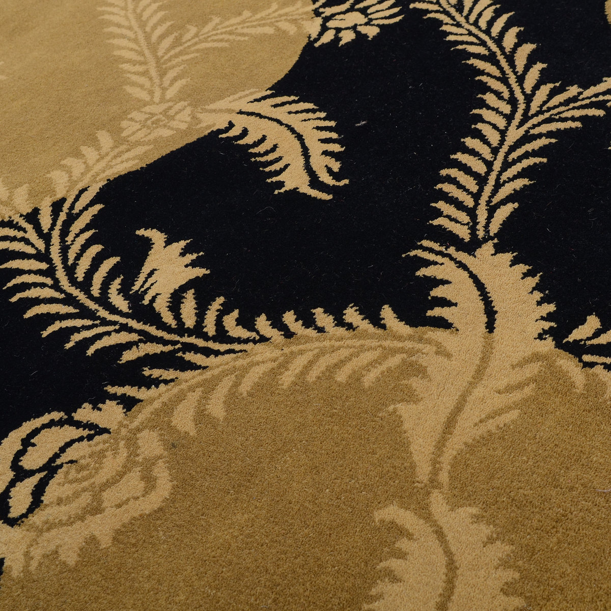 Fleur De Lis Living Corbridge Floral Handmade Tufted Wool Black/Gold ...