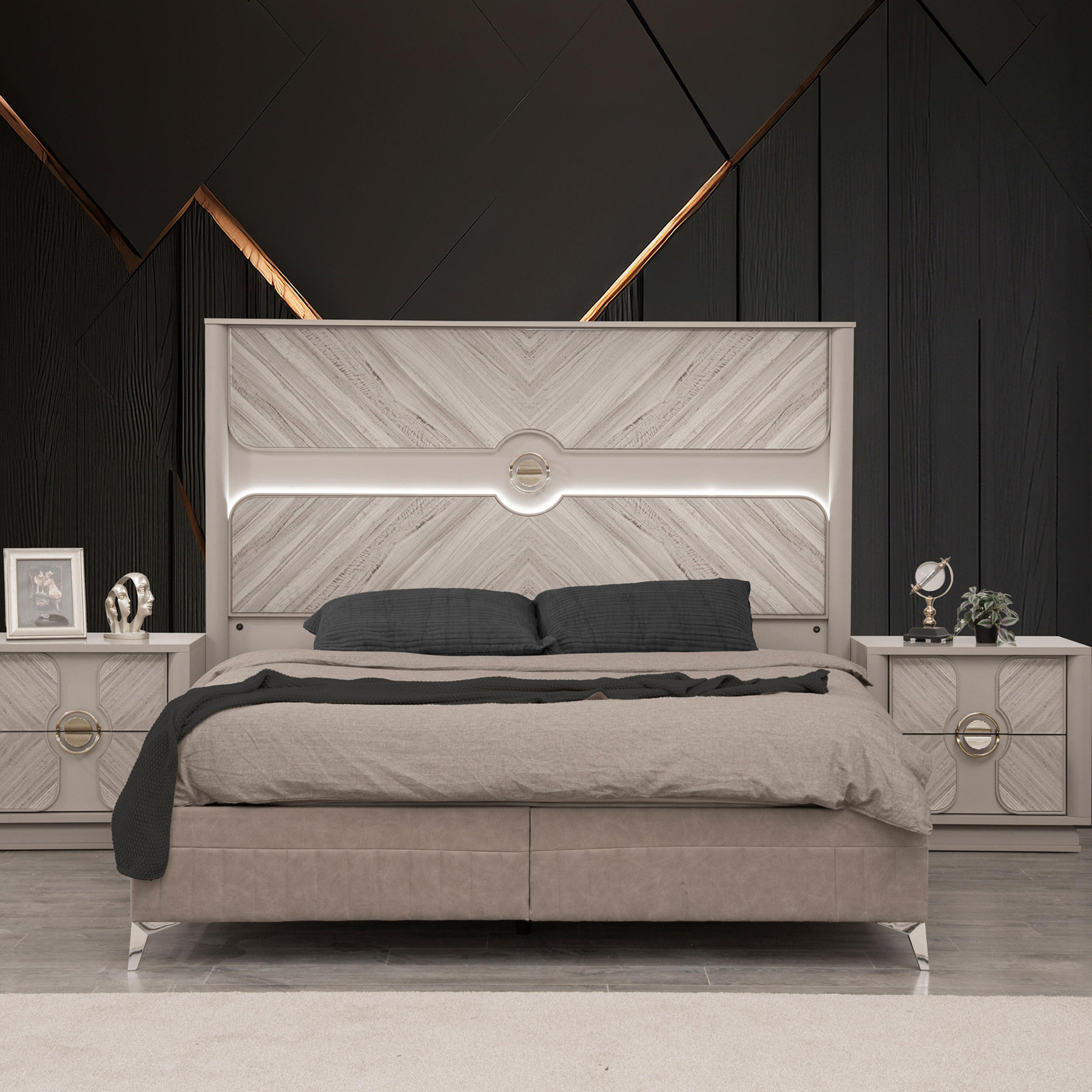 Everly Quinn Eternity Traditional Style Bed made with Gold Accents and ...