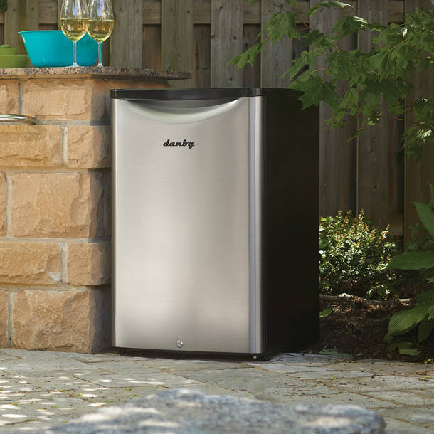 Danby Classic Retro 4.4 Cubic Feet Freestanding Mini Fridge & Reviews ...