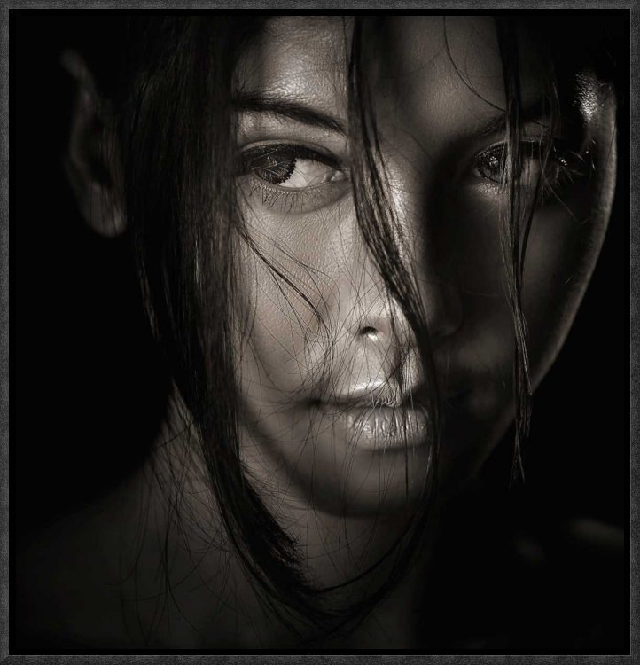 Global Gallery 'The Look' by Ivan Lee Framed Photographic Print | Wayfair