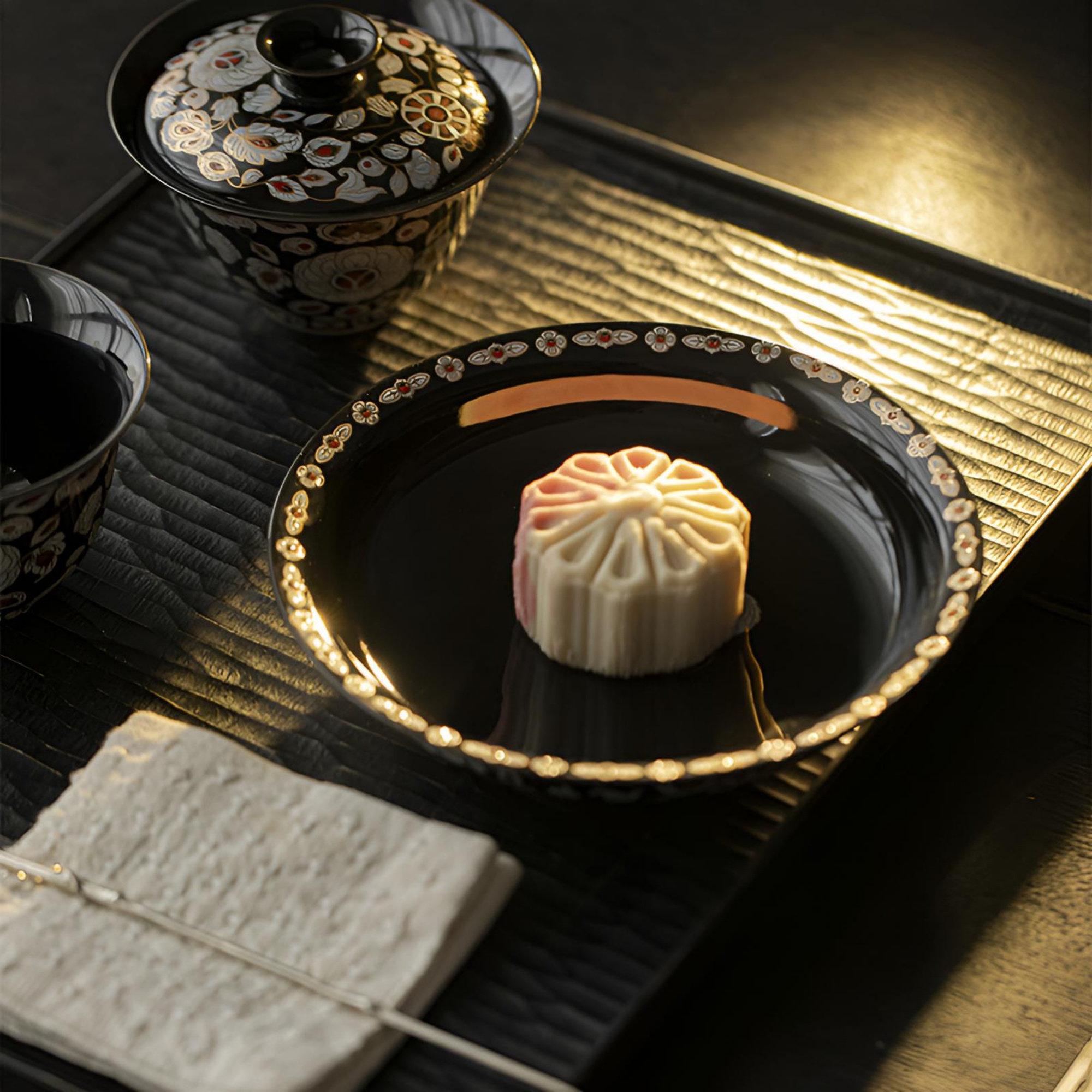 Padise Epoch Tang Dynasty Style Gold Silver Mixed Color Teapot - High ...