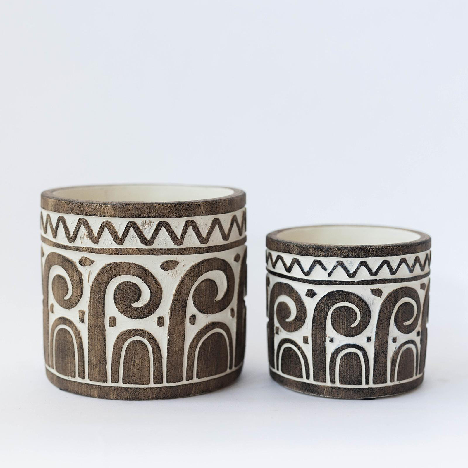 Ebern Designs Set Of 2 Vintage Look With Curved Patterns Planters | Wayfair