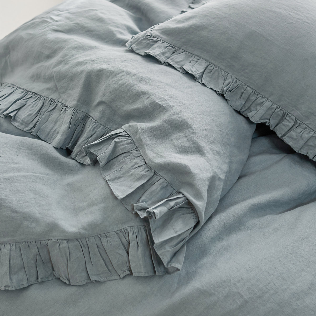 BISELINA Linen Ruffled Duvet Cover Set & Reviews | Wayfair