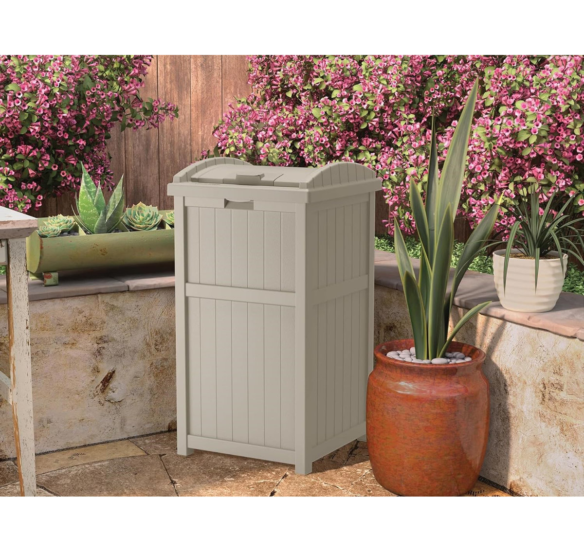 AFOVES The 33 Gallon Durable Plastic Hideaway Outdoor Garbage Can with ...