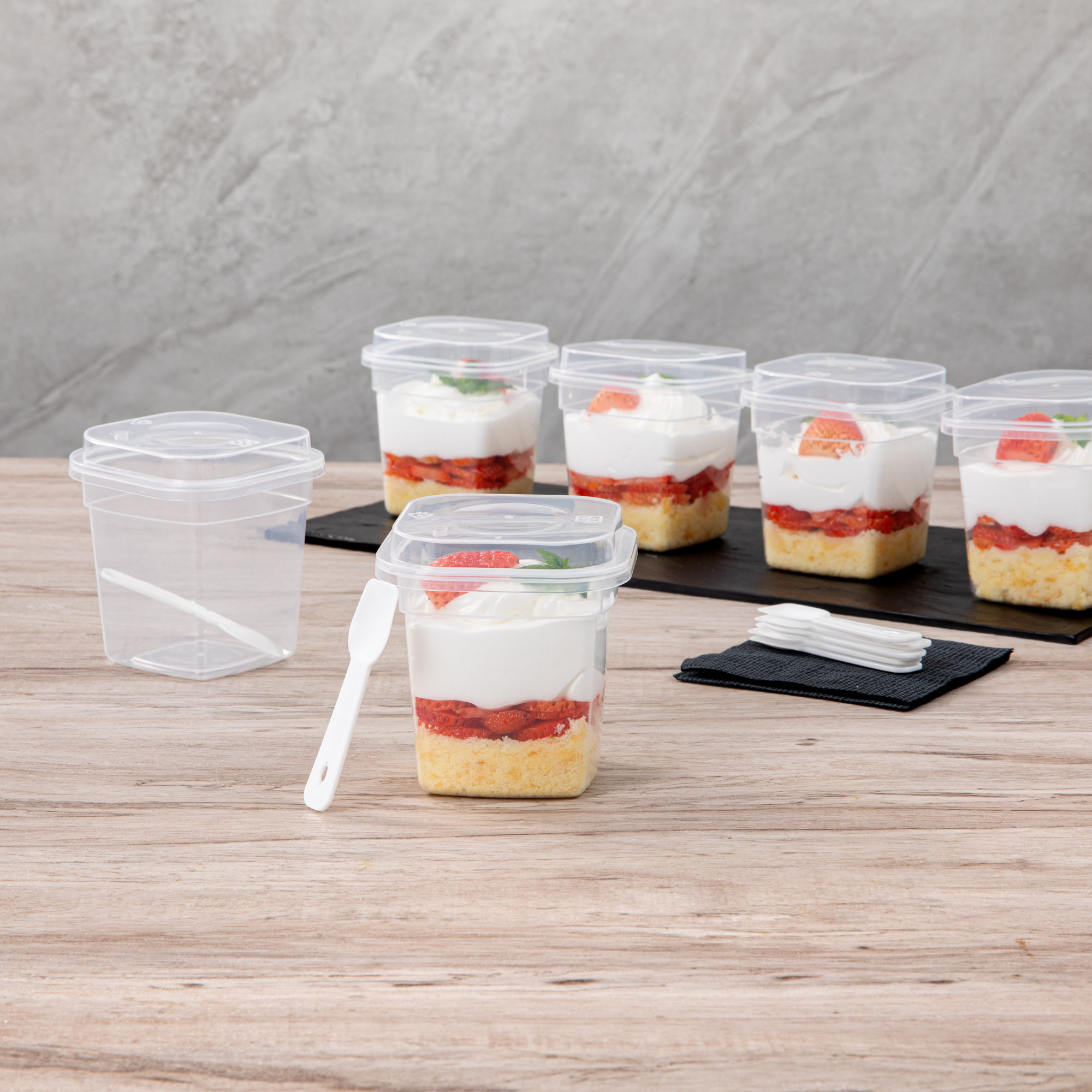 Restaurantware Mini Serve 6.7 Ounce Dessert Cups With Lids And Spoons ...