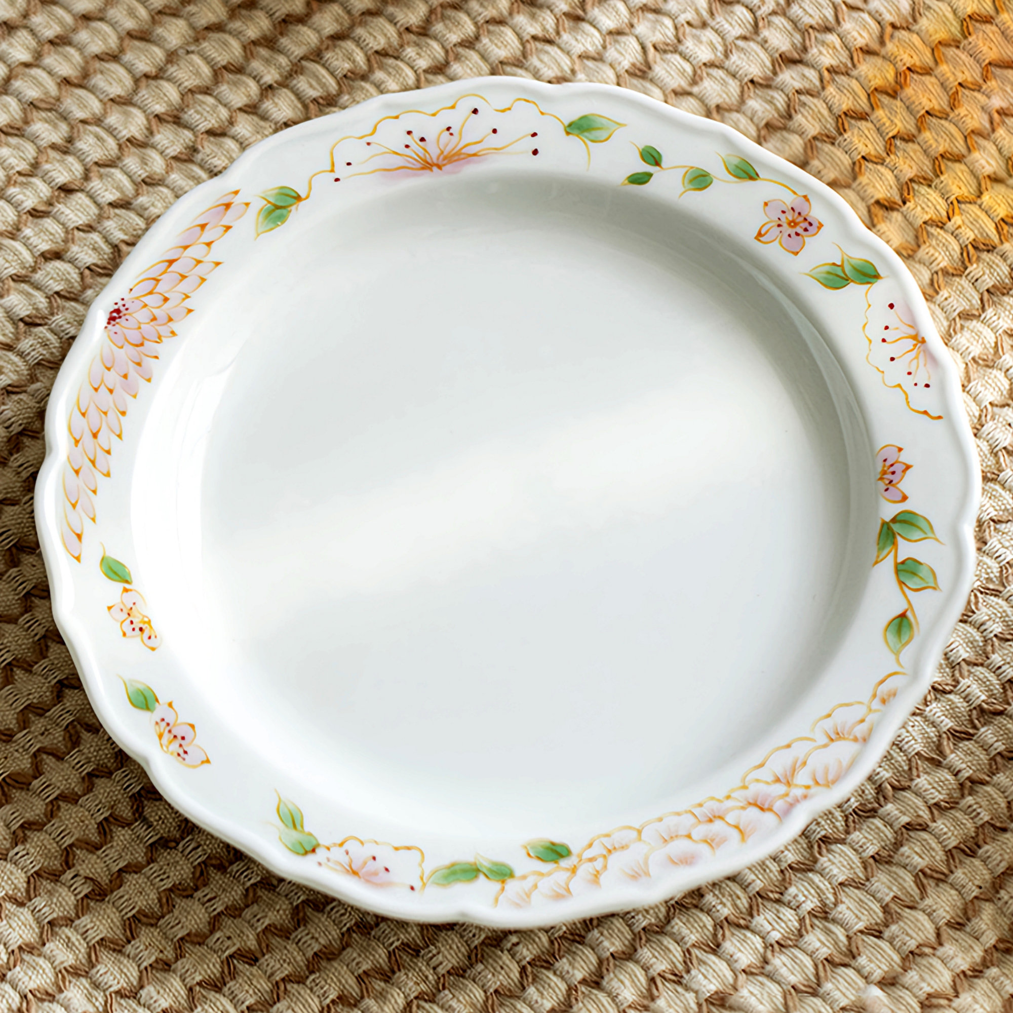 Red Barrel Studio® Cang Yanhong Hand-Painted Lace Pottery Pot Tray, An ...