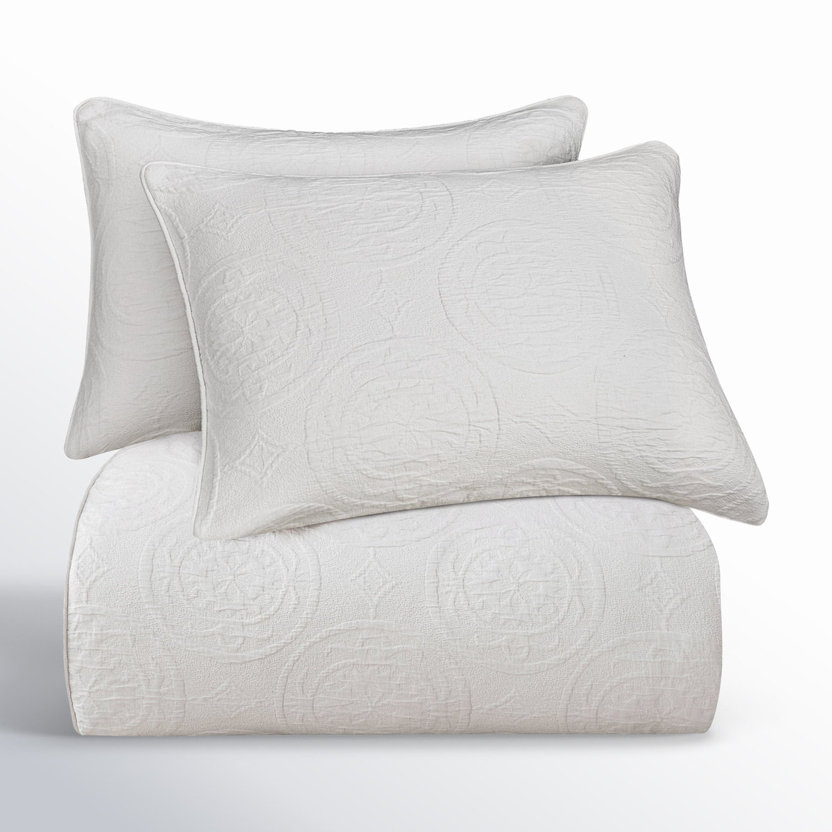 HiEnd Accents Verona Matelasse Vintage White Medallion Pattern Classic ...