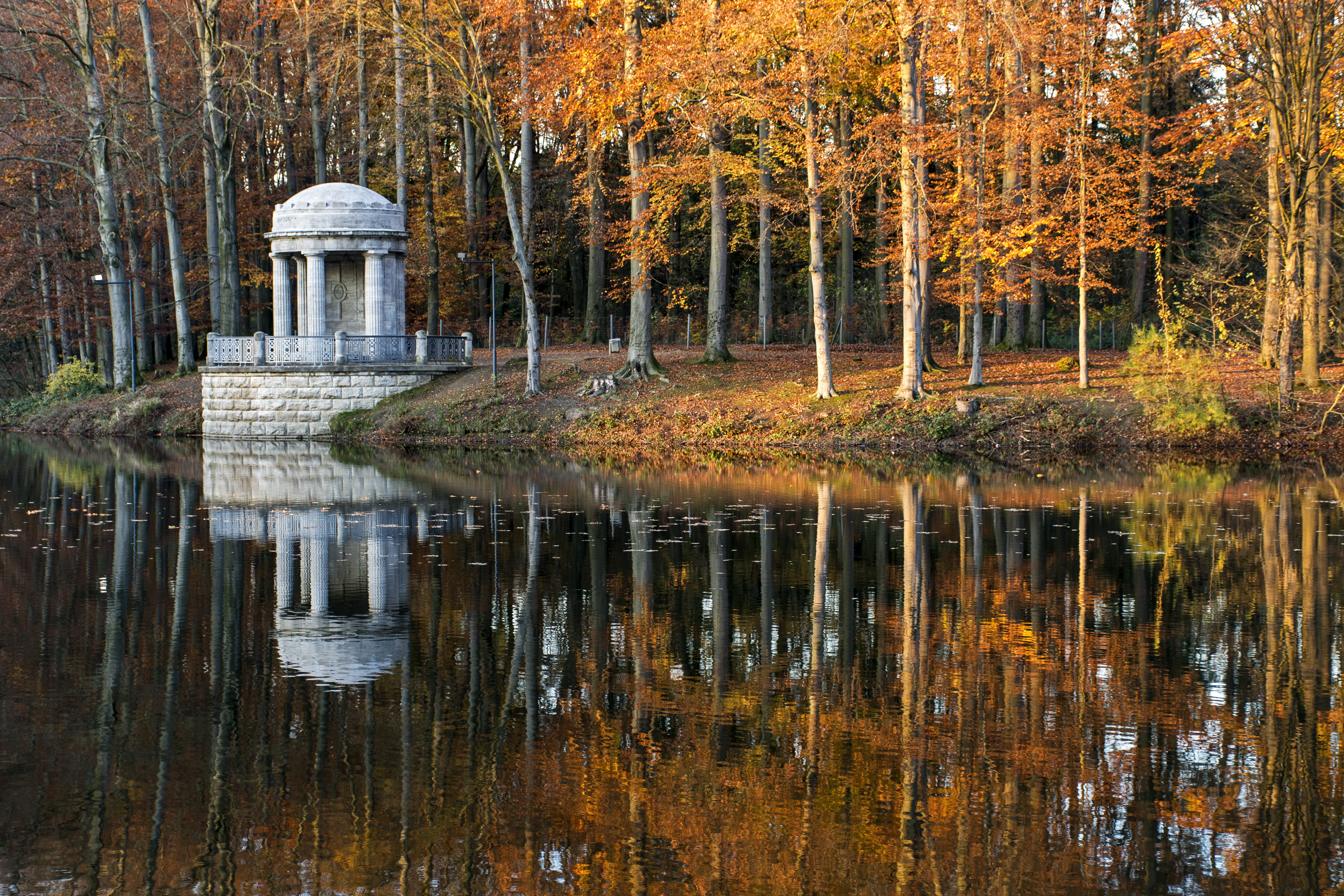 Marlow Home Co. Deuss-Temple in Lake by Mysz - Wrapped Canvas ...