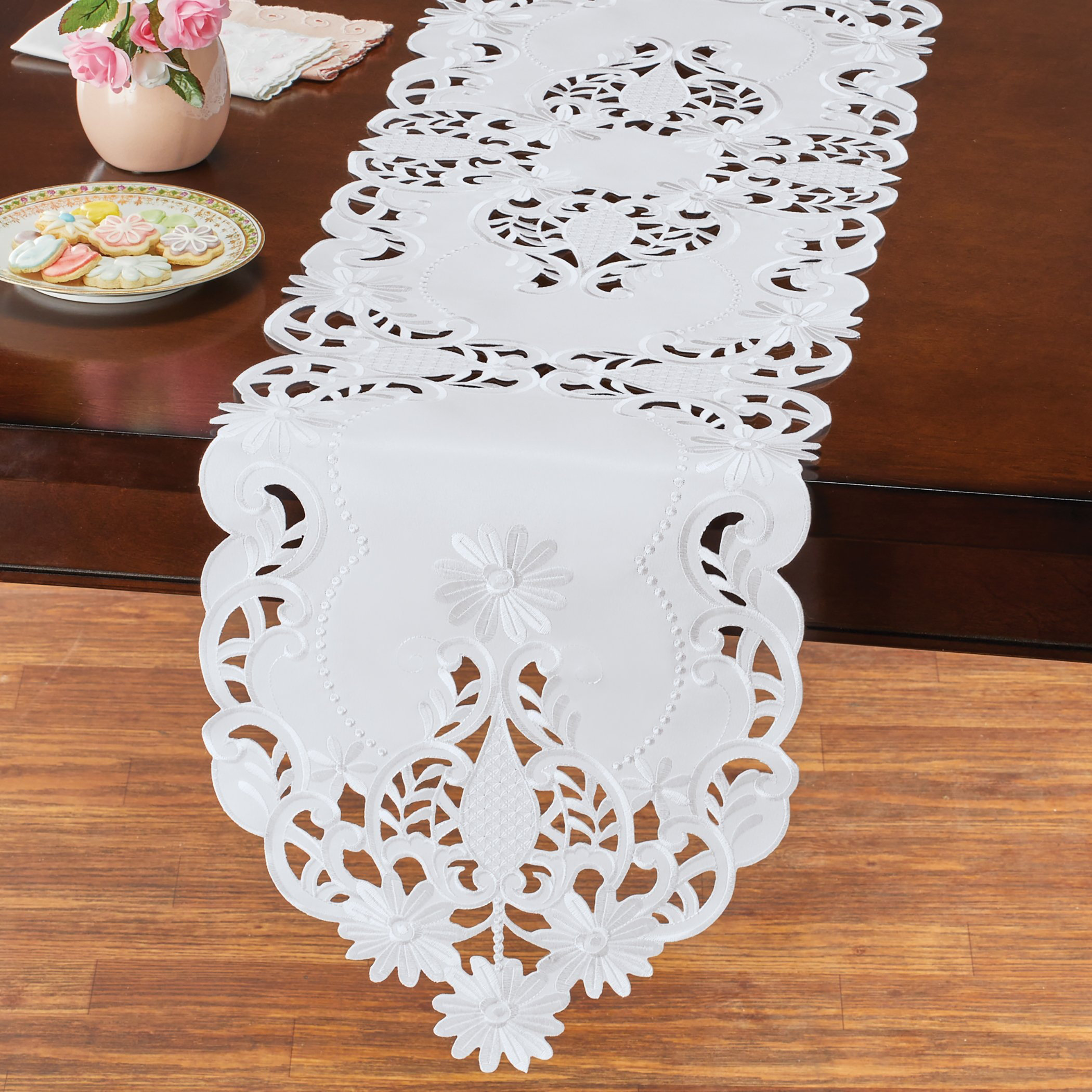 Charlton Home® Elegant Embroidered Daisies Intricate Cut-Out Table ...