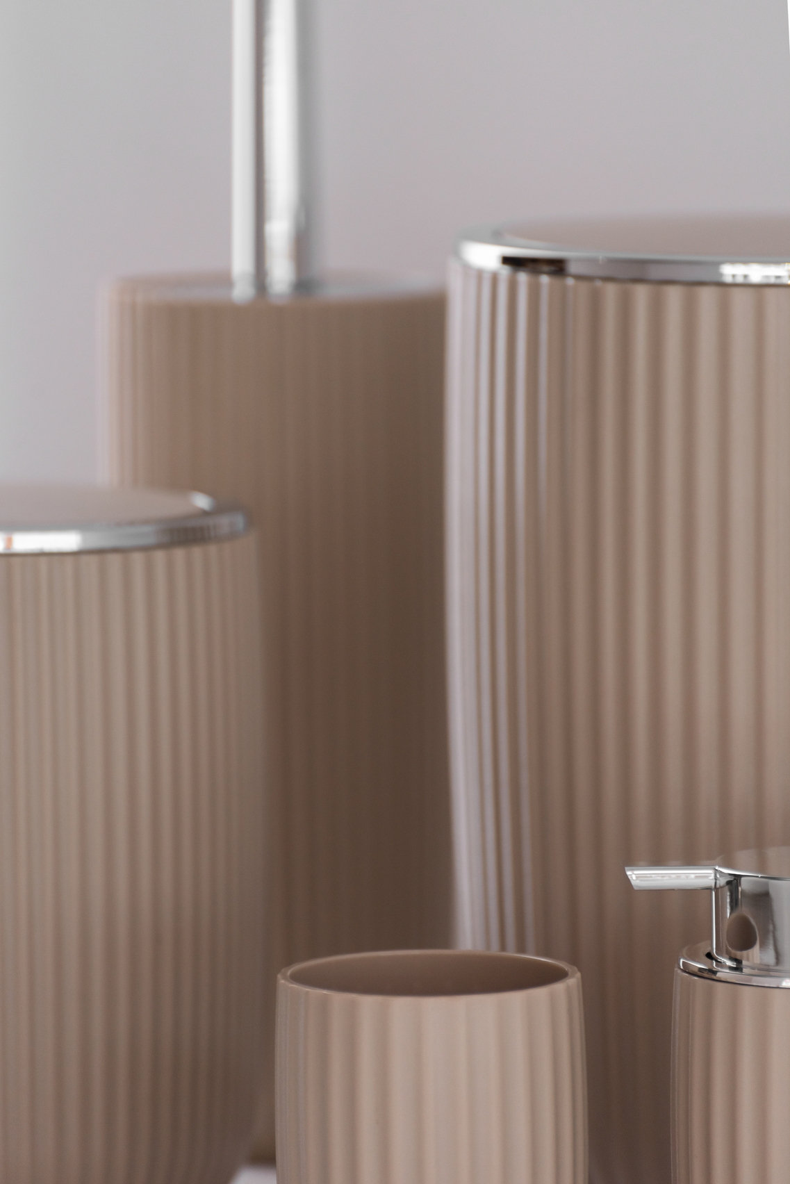 17 Stories toilet brush set, Mod. Rubina, made of plastic | Wayfair.co.uk