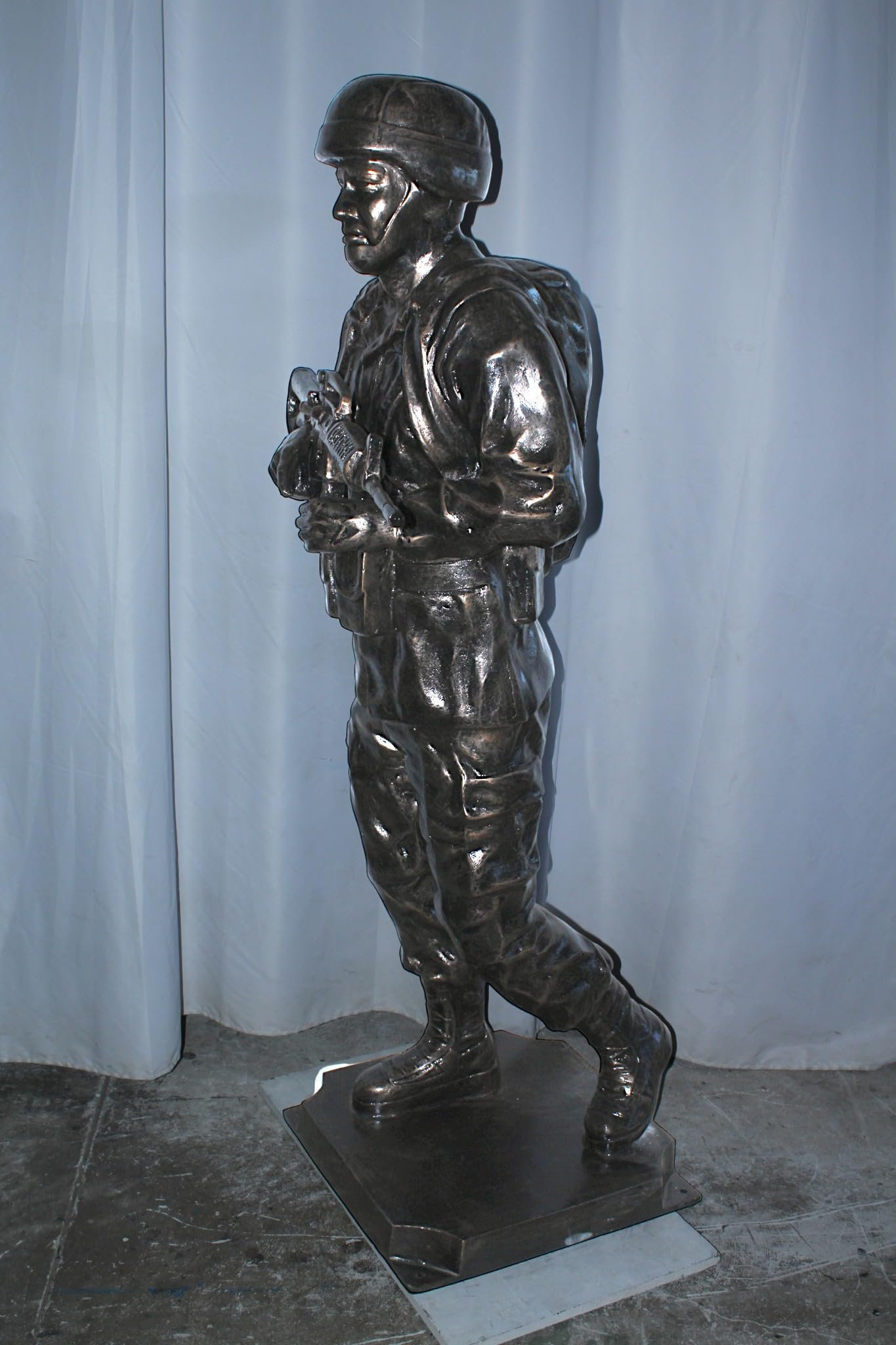 Red Barrel Studio® Life Size Aluminum Soldier Statue Military Sculpture ...