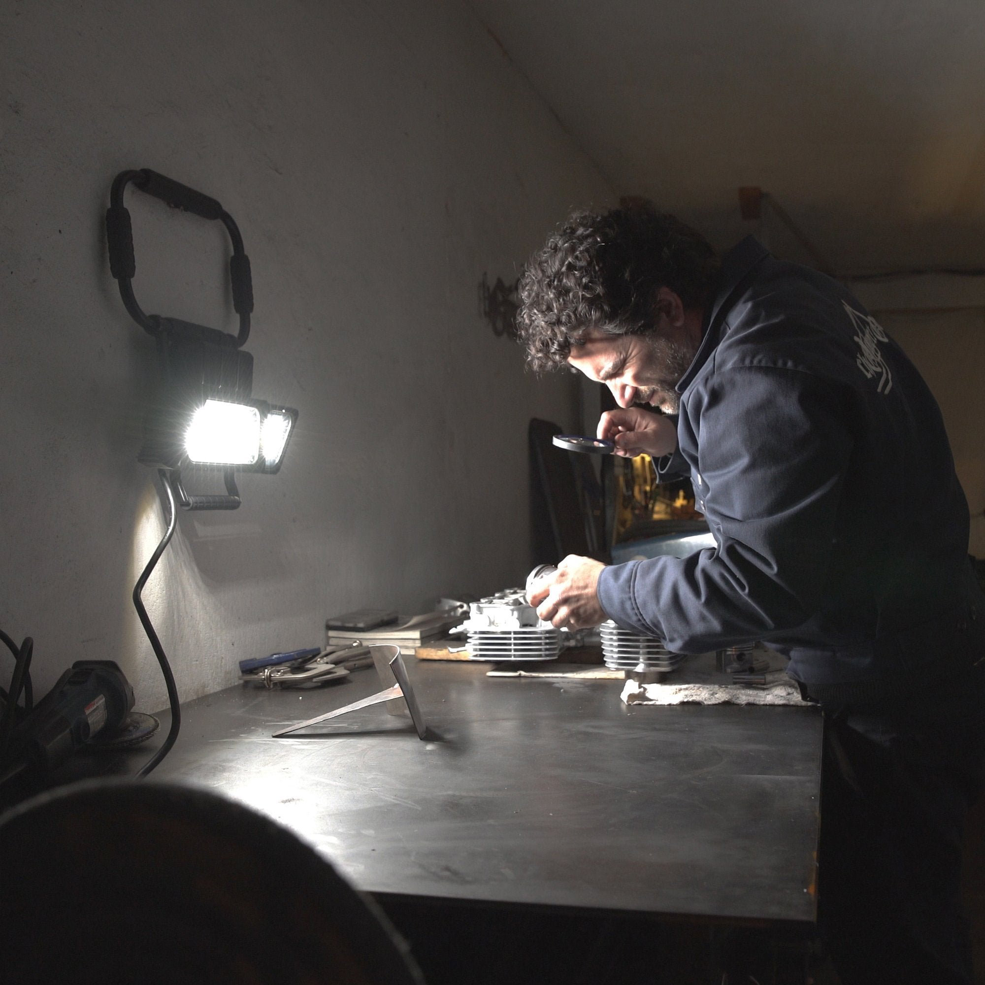 KODA Multidirectional LED Work Light with 120V Outlets and USB Charging ...