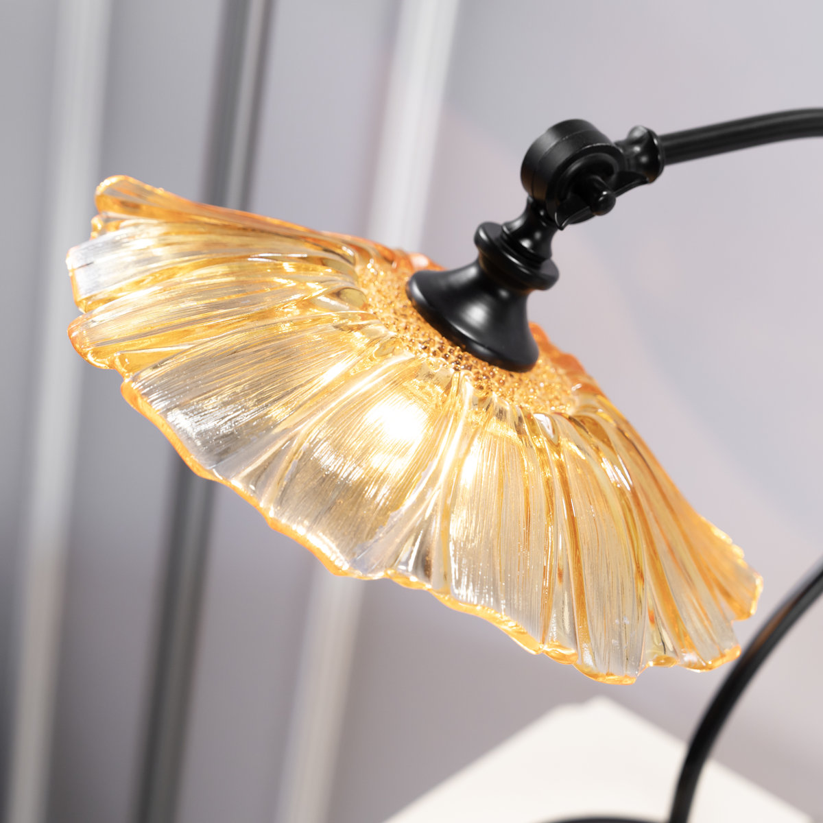 Alcott Hill® 17.75"H Flower Petals Glass Shade Traditional Desk Lamp ...
