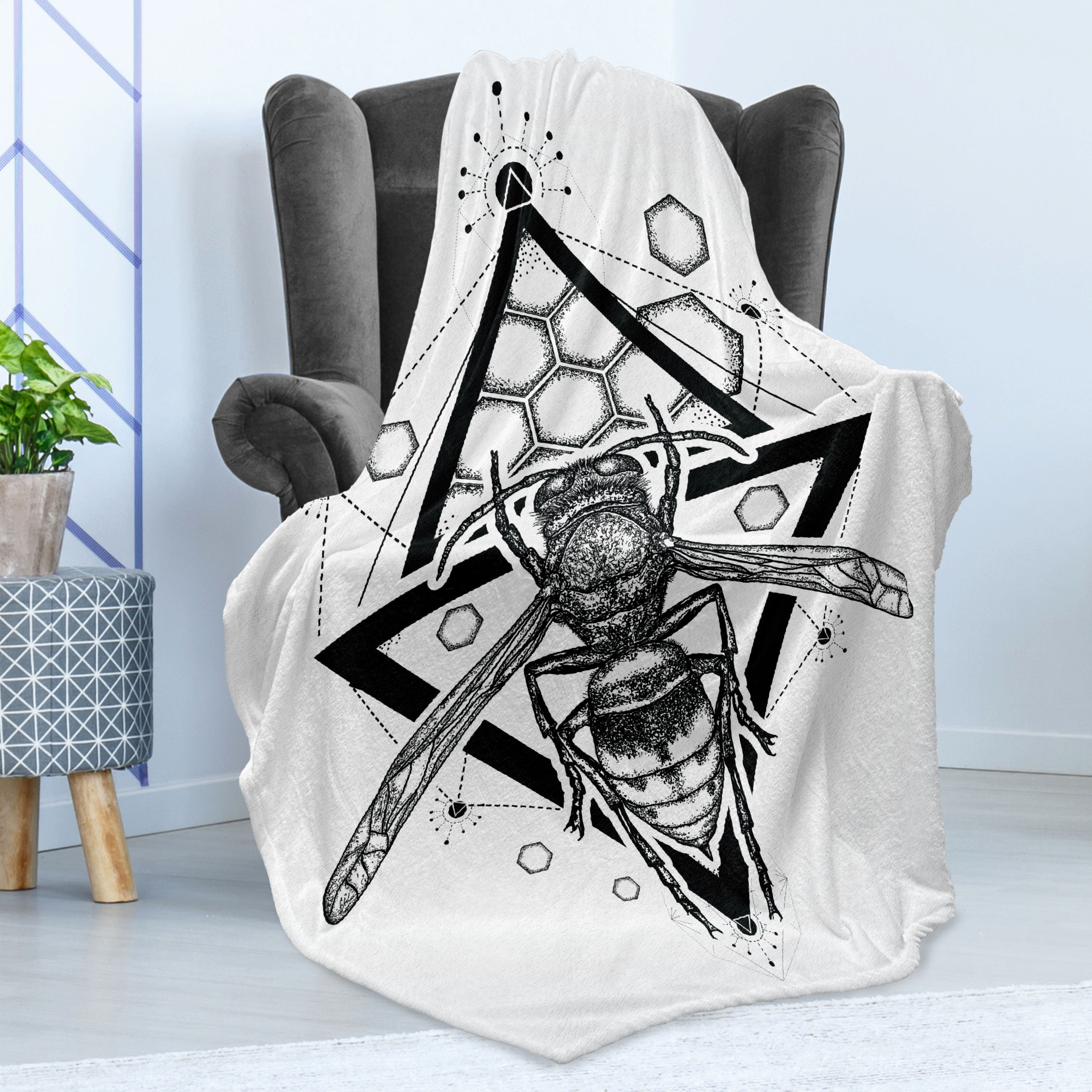 Ambesonne Queen Bee Fleece Throw Blanket Beehive Pattern Bug 50" Black ...