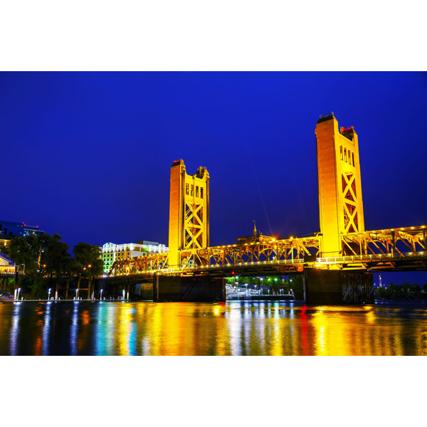 Ebern Designs Breonnah Golden Gates Drawbridge - Photographie sur toile ...