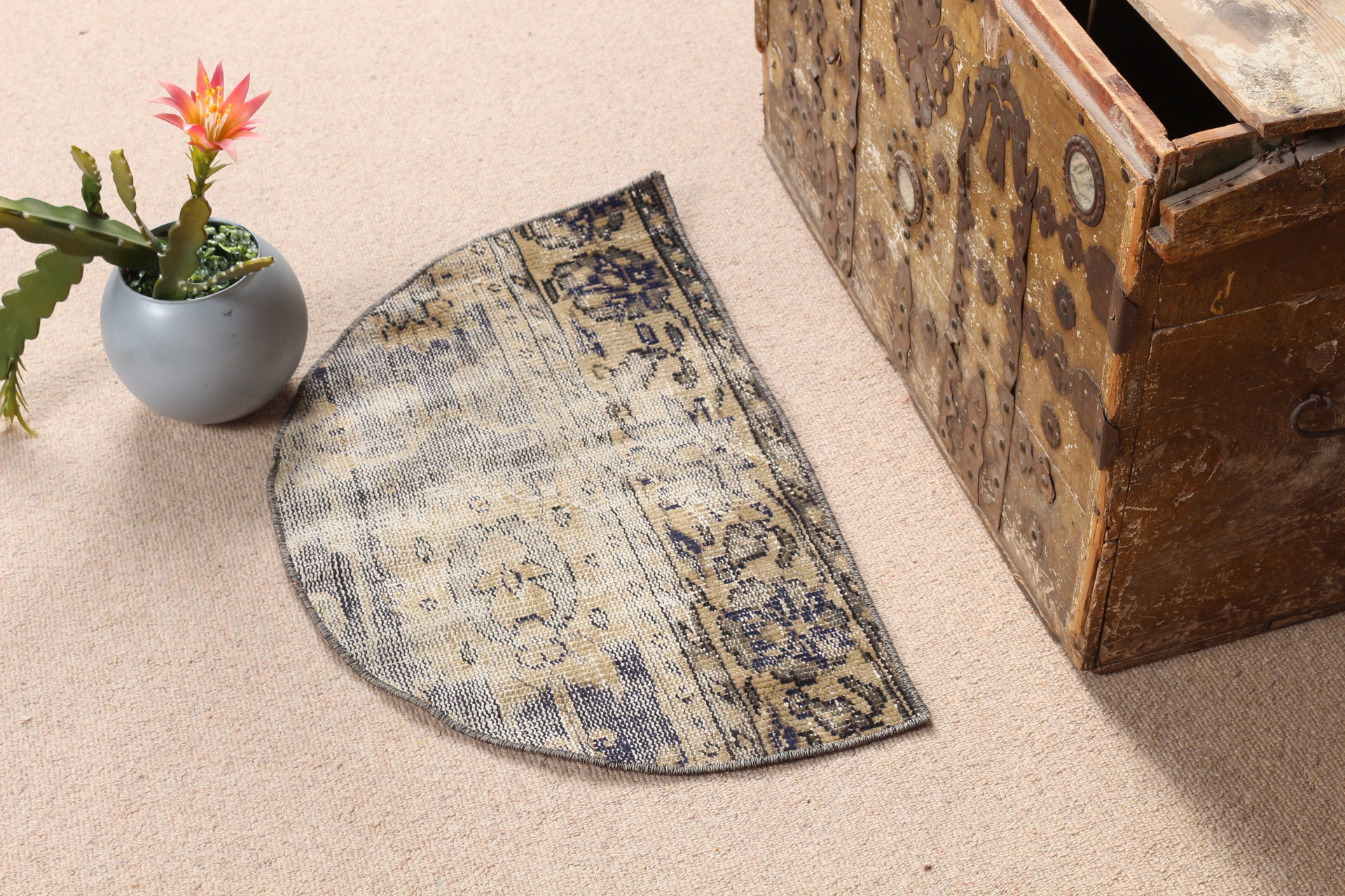 Bungalow Rose Round Antique Turkish Rug In Brown Ideal For Entryway ...