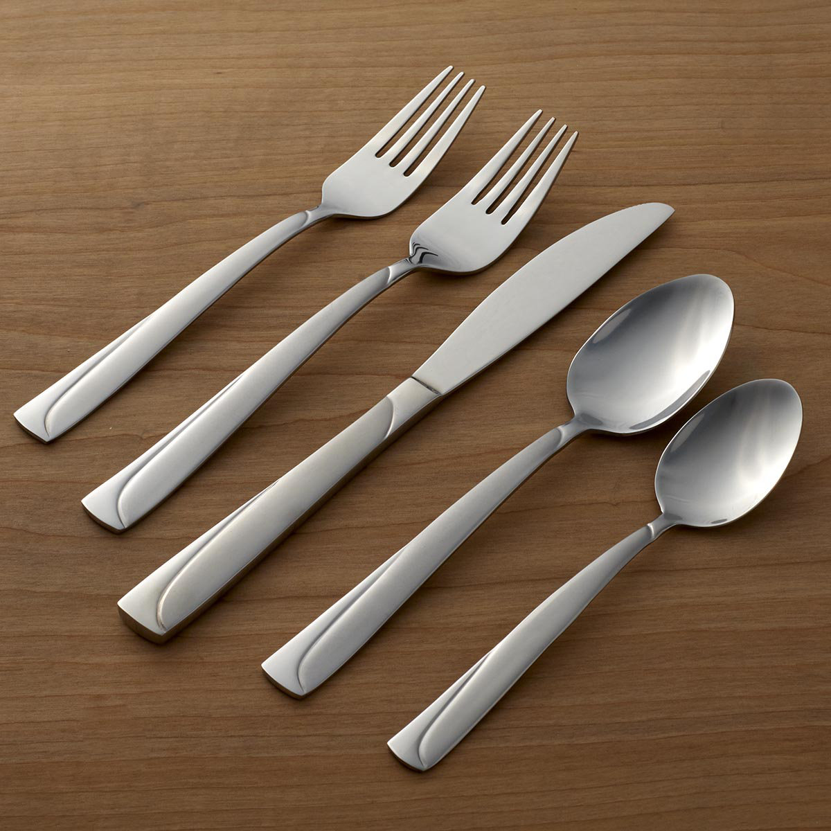 Oneida Madeline 51 Piece Everyday Flatware Set With Caddy | Wayfair