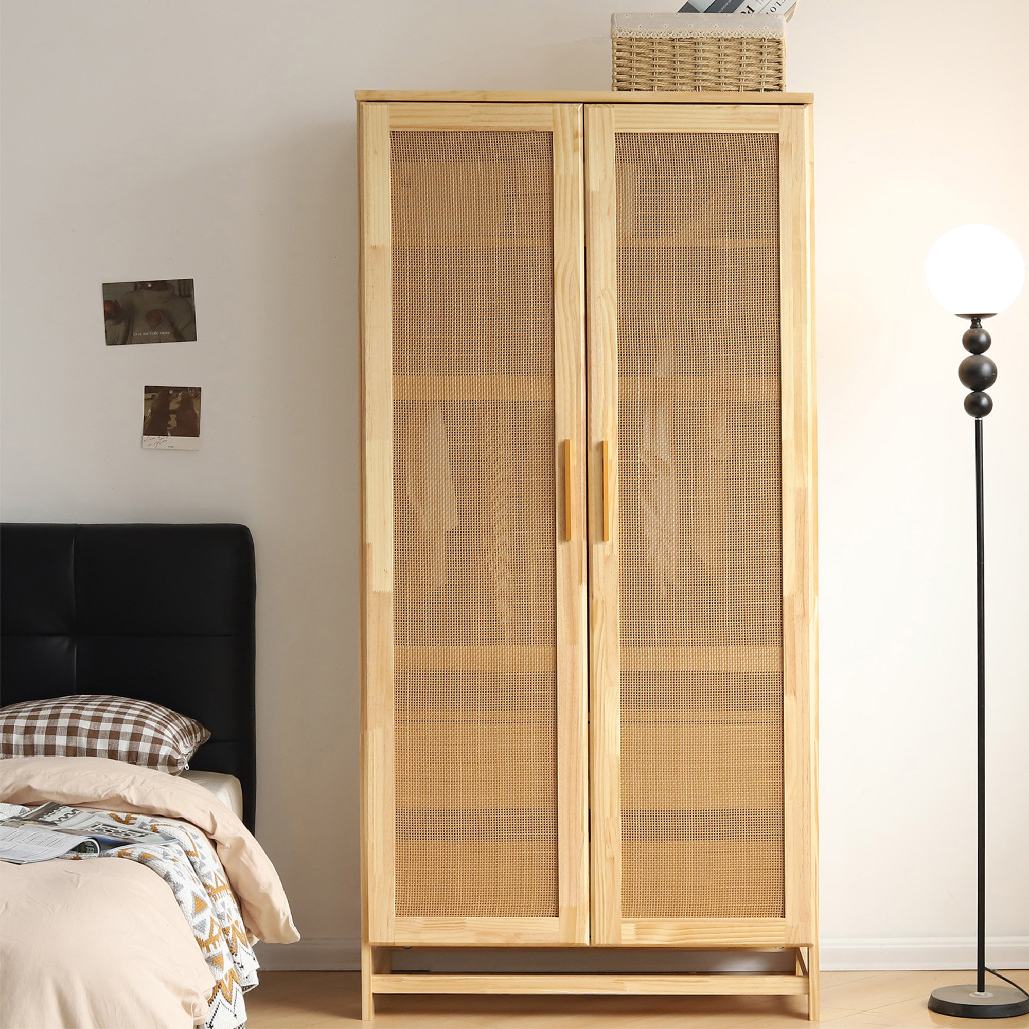 Bay Isle Home™ Portes de garde-robe en bois massif Albertha et ...