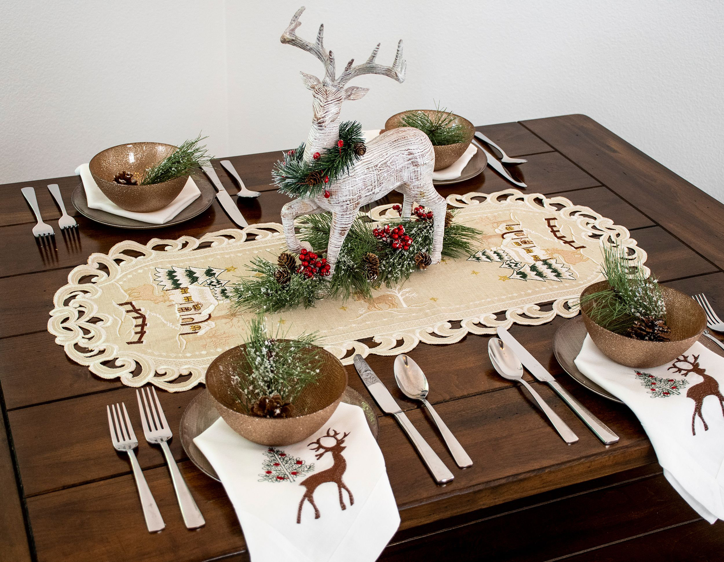 The Holiday Aisle® Ikeda Beige Winter Snow Scene Table Runner | Wayfair