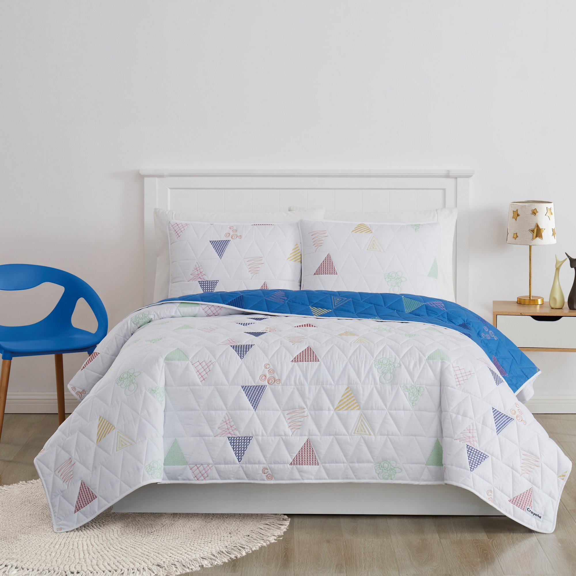 Crayola LLC Crayola Triangle Embroidered 3 Piece Full/Queen Quilt Set ...