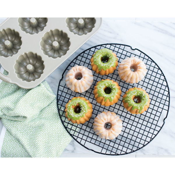 Nordic Ware Anniversary Non-Stick Round Bundtlette Cake Pan & Reviews ...